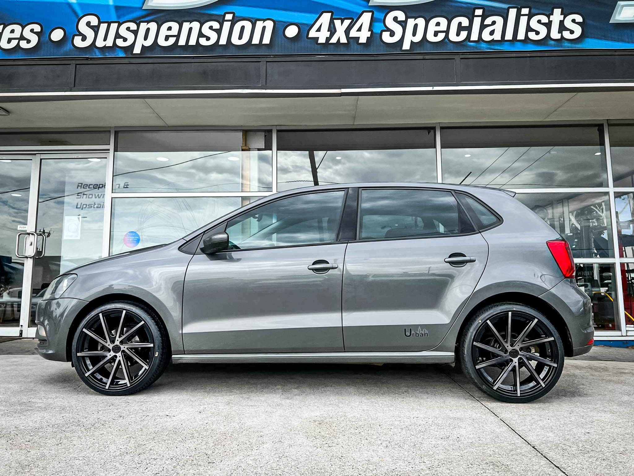 volkswagen polo hussla alz dark tint wheel #10077