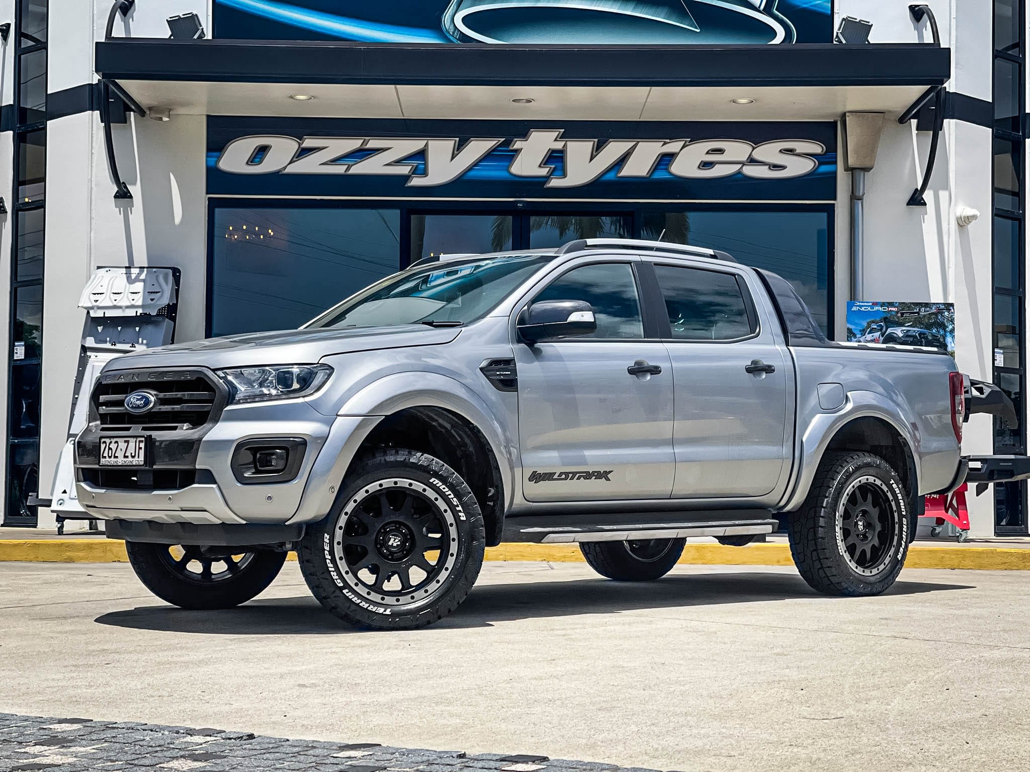 ford ranger hussla raptor matte black dark tint lip black bolts wheel ...
