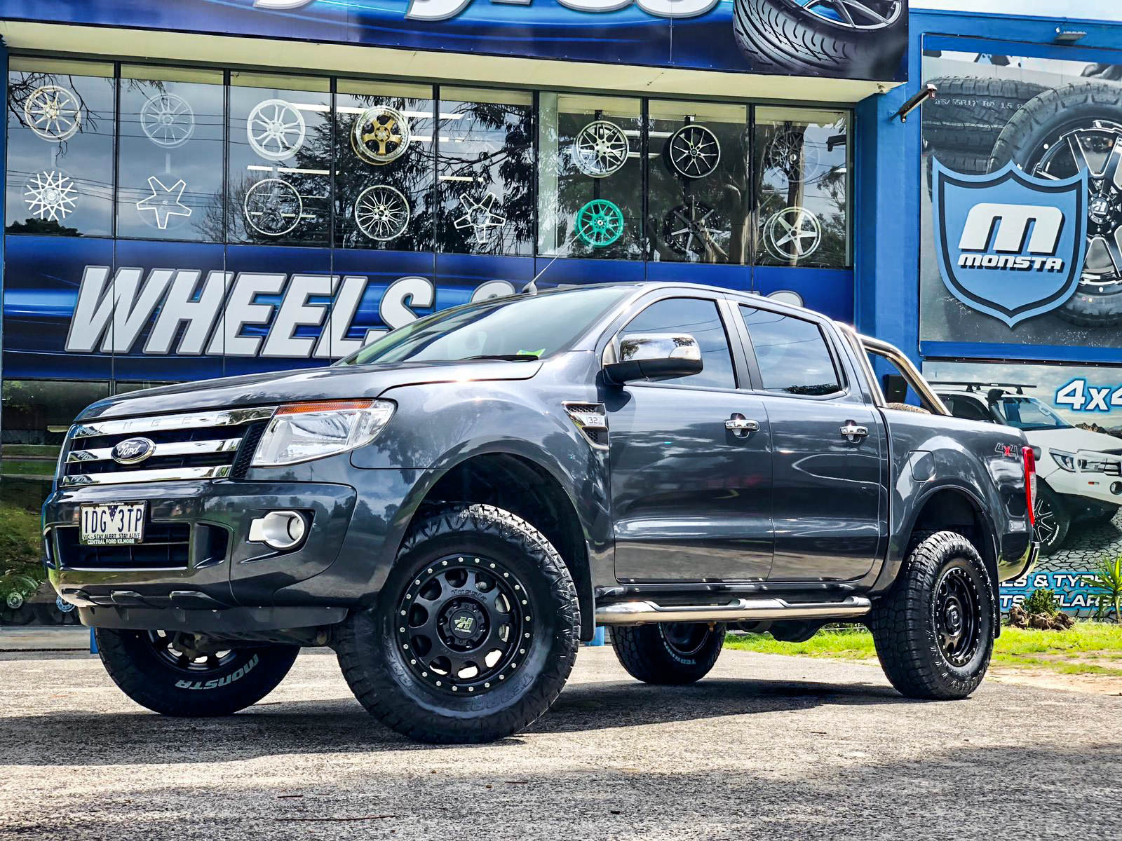 FORD RANGER HUSSLA RAPTOR MATTE BLACK #1041