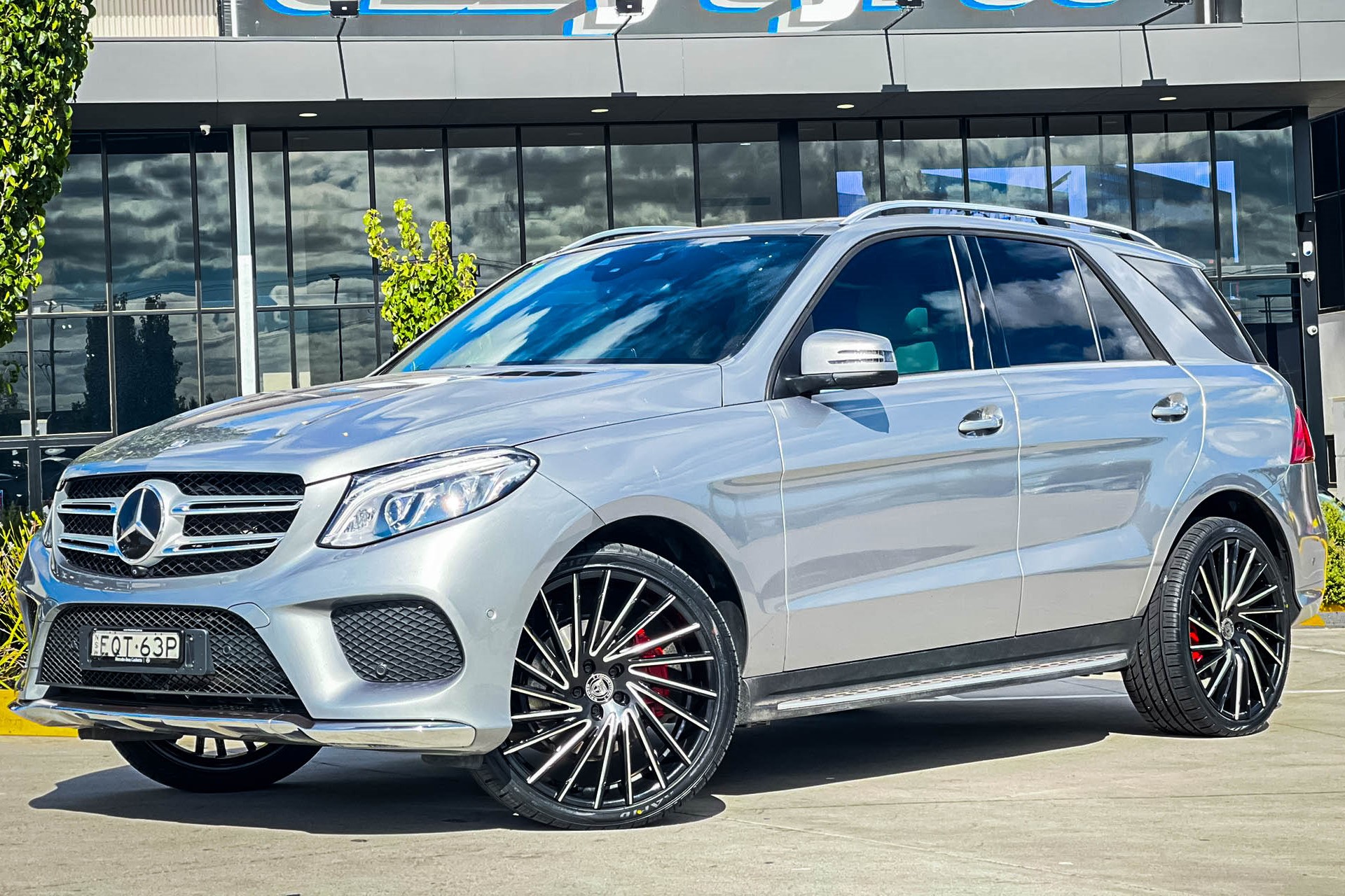 MERCEDES-BENZ GLE-CLASS LEXANI WRAITH GLOSS BLACK MILLED EDGES Wheel #10780