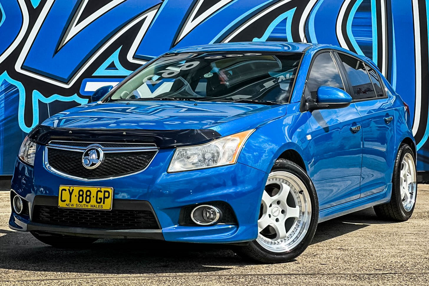 HOLDEN CRUZE HUSSLA ZEN GLOSS WHITE CENTRE POLISHED LIP Wheel #12431