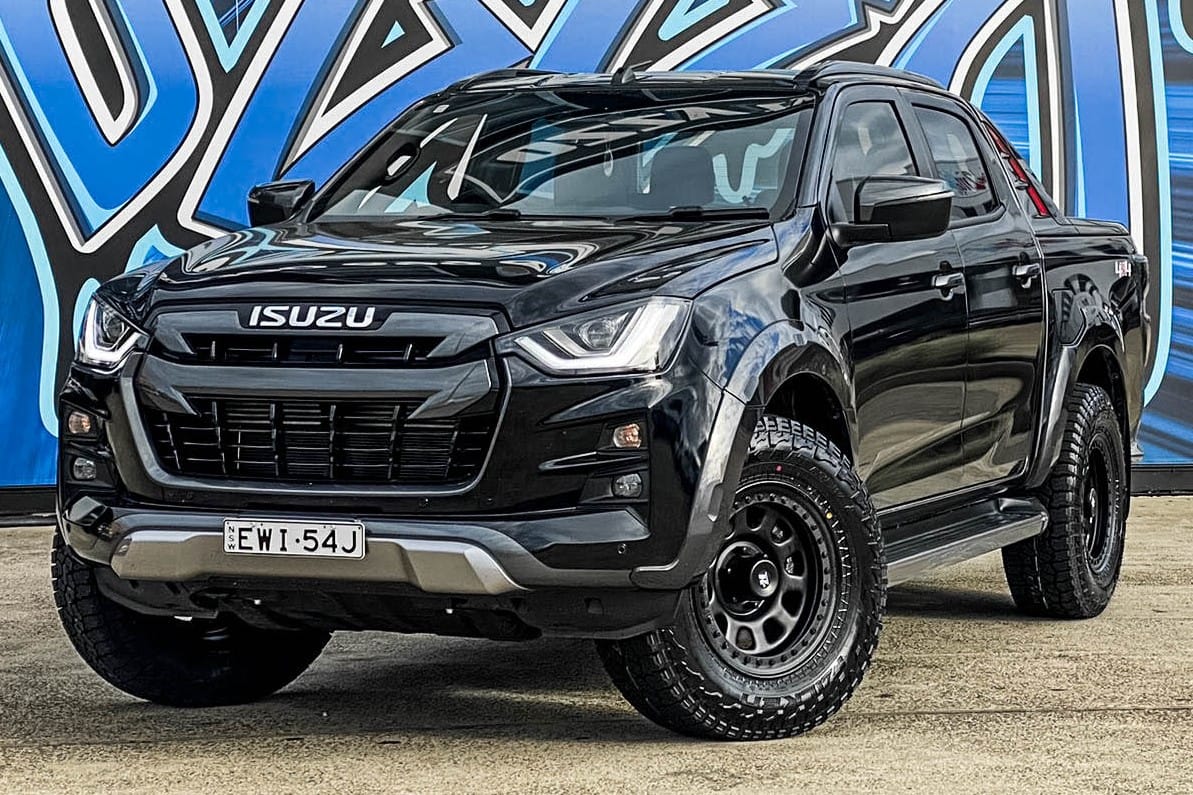 ISUZU D-MAX REVOLUTION STEEL WHEEL MATTE BLACK BLACK BOLTS Wheel #12881