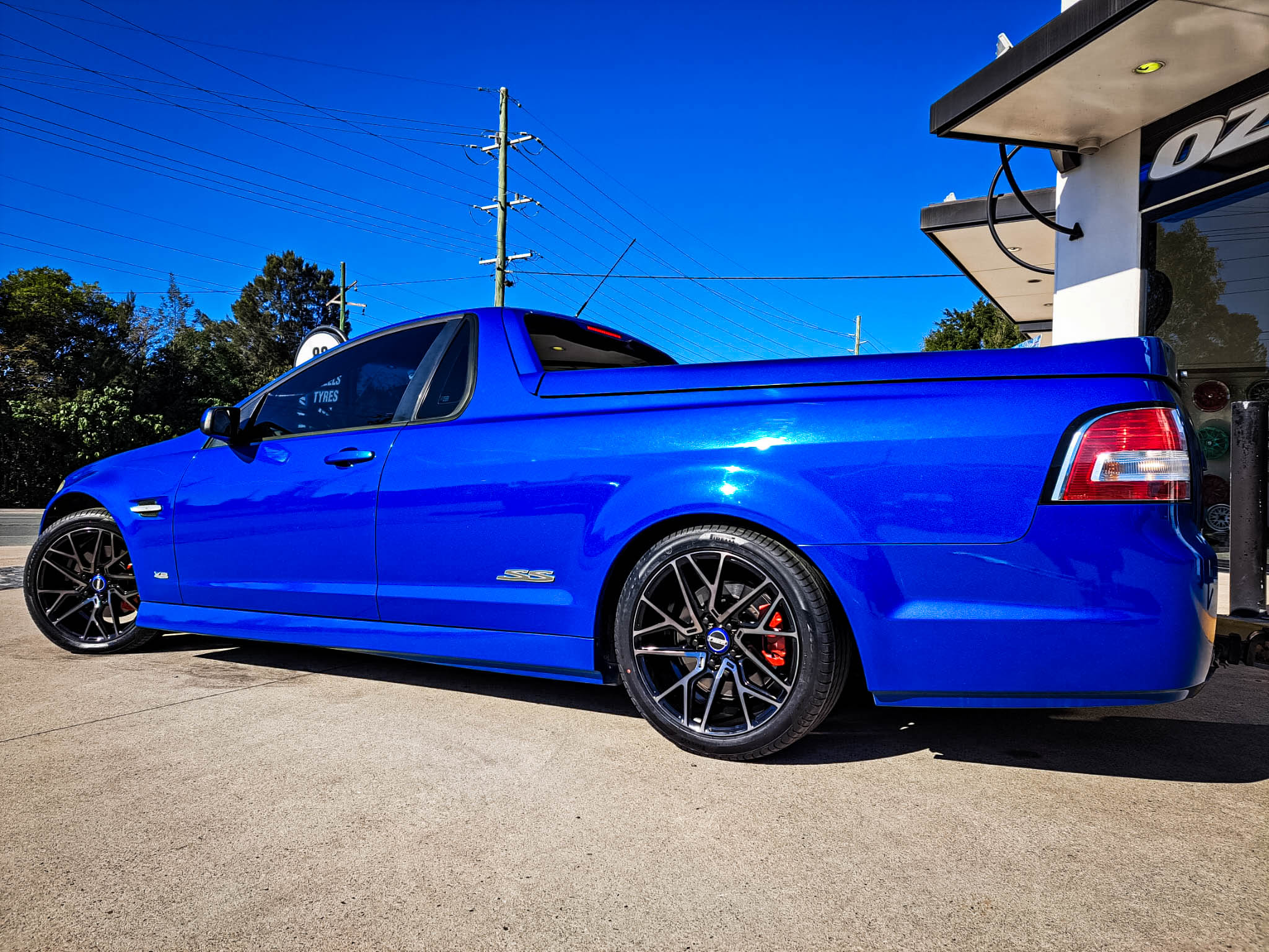 holden commodore hussla jacques gloss black dark tint wheel #13347