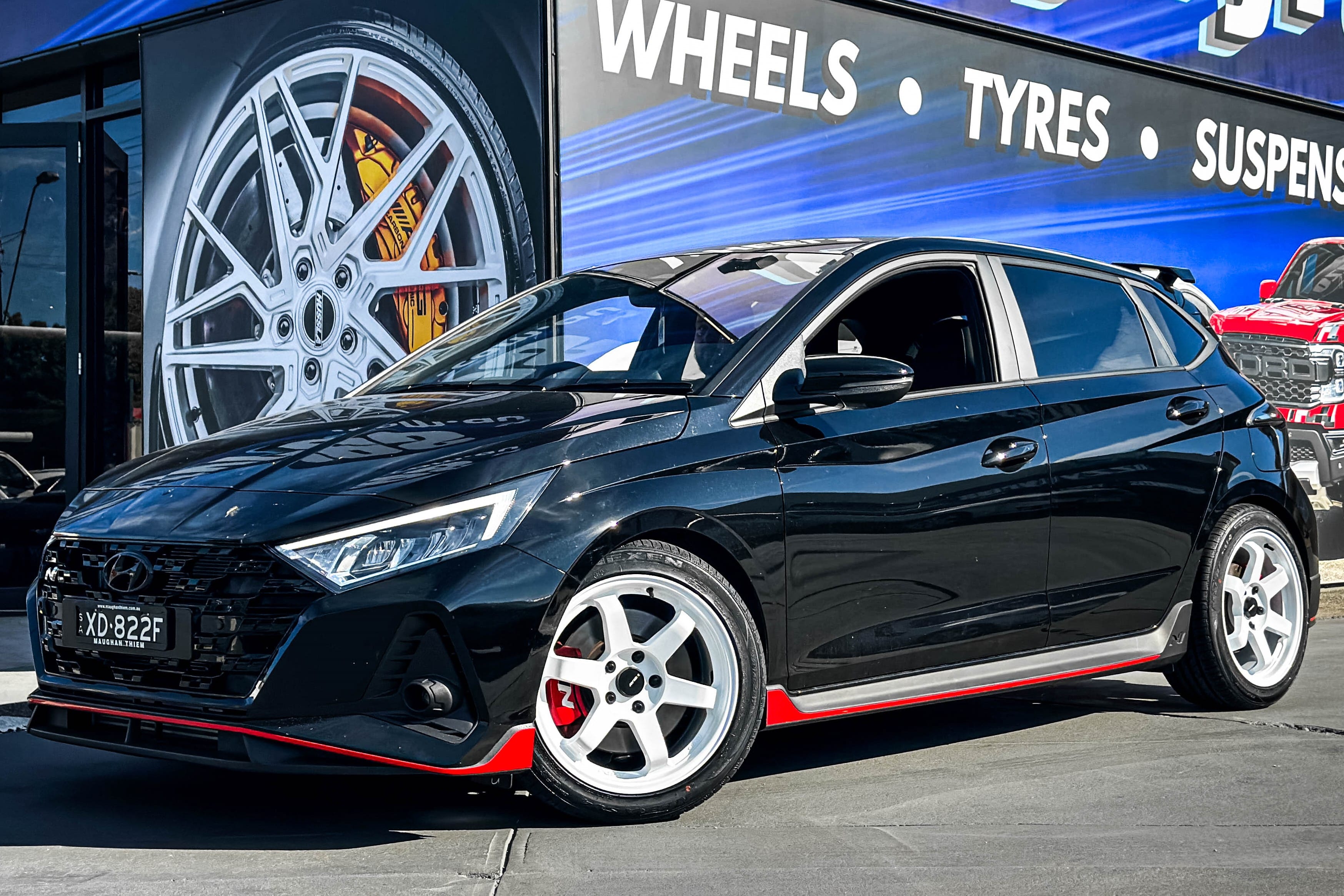 hyundai i20 n hussla zen gloss white centre polished lip wheel #14040