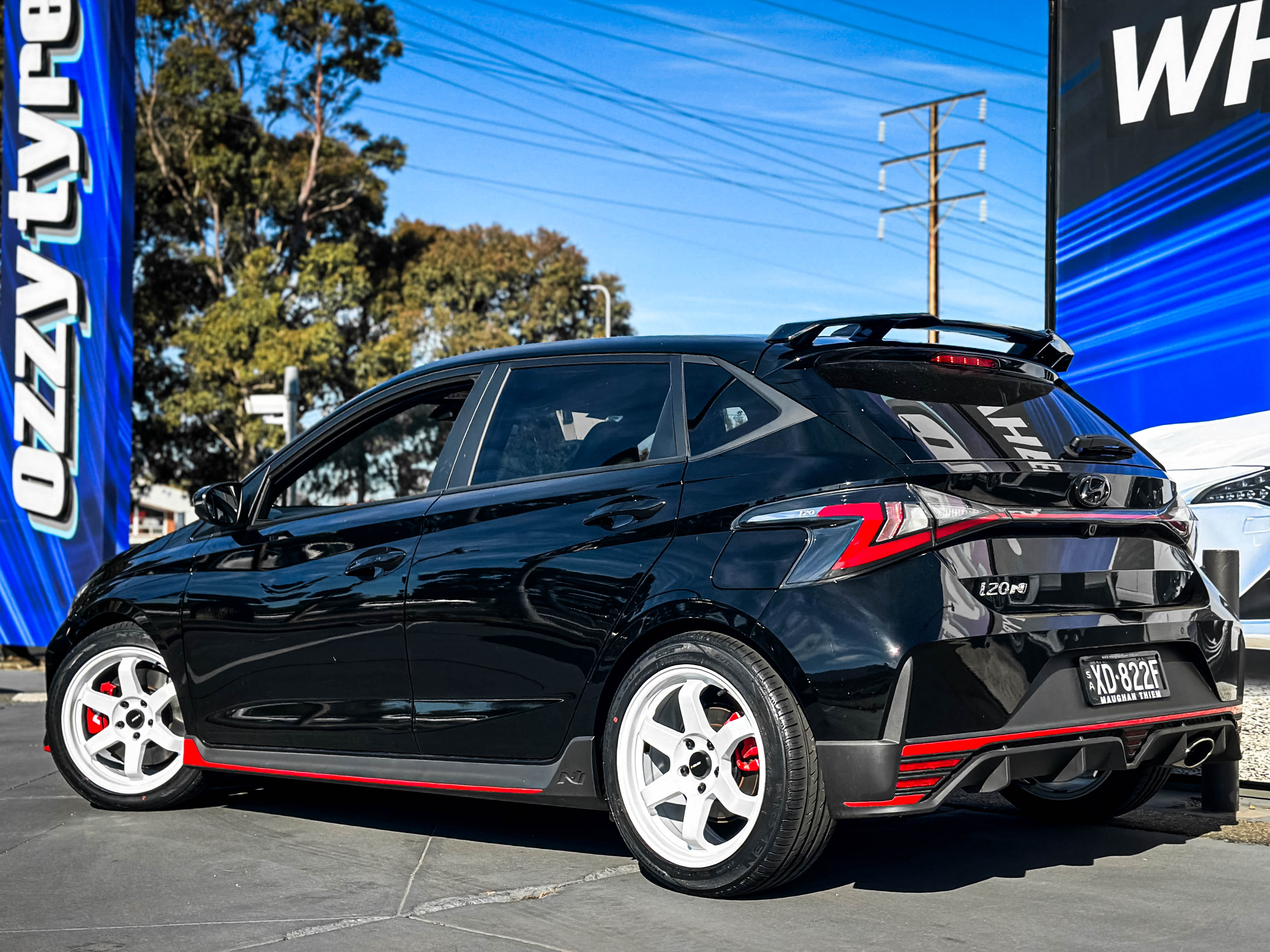 hyundai i20 n hussla zen gloss white centre polished lip wheel #14040