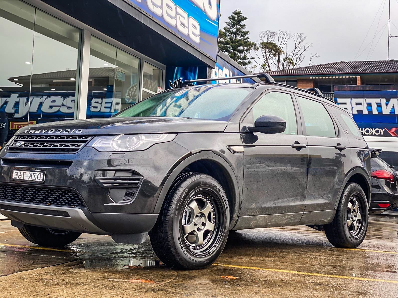 LAND ROVER DISCOVERY SPORT HUSSLA ZEN GUNMETAL GREY CHROME RIVETS BLACK ...