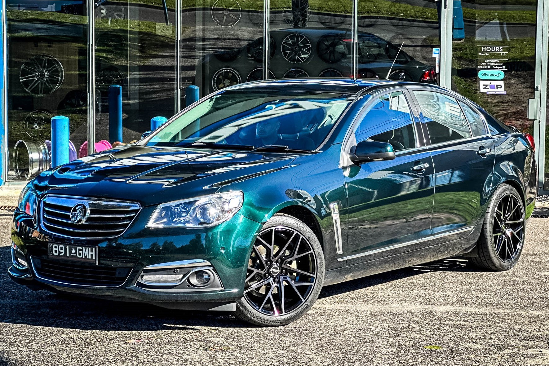 holden calais hussla jacques gloss black dark tint wheel #15114