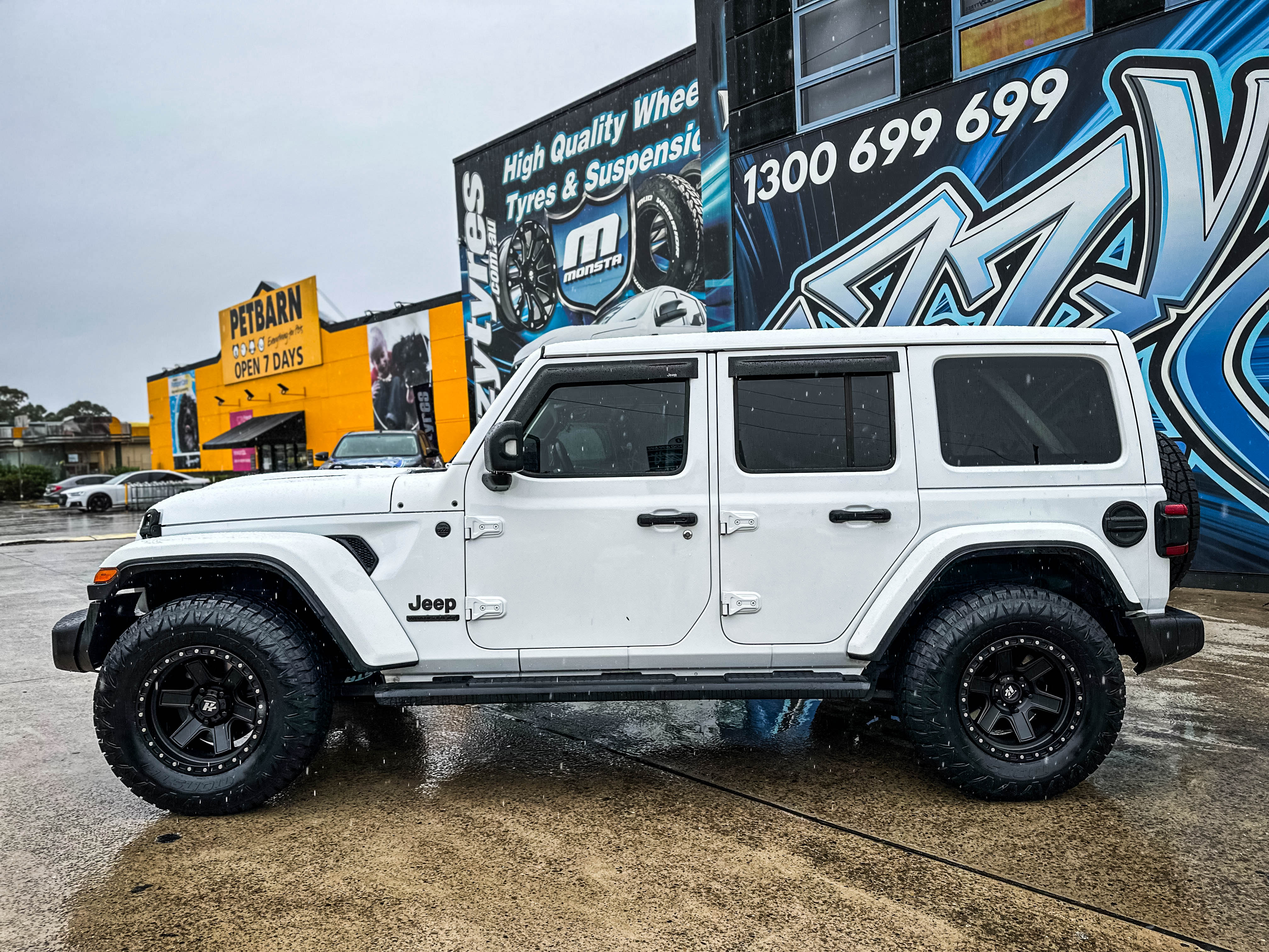 Jeep Wrangler Matte White Hood Graphic For RUBICON | Matte Black