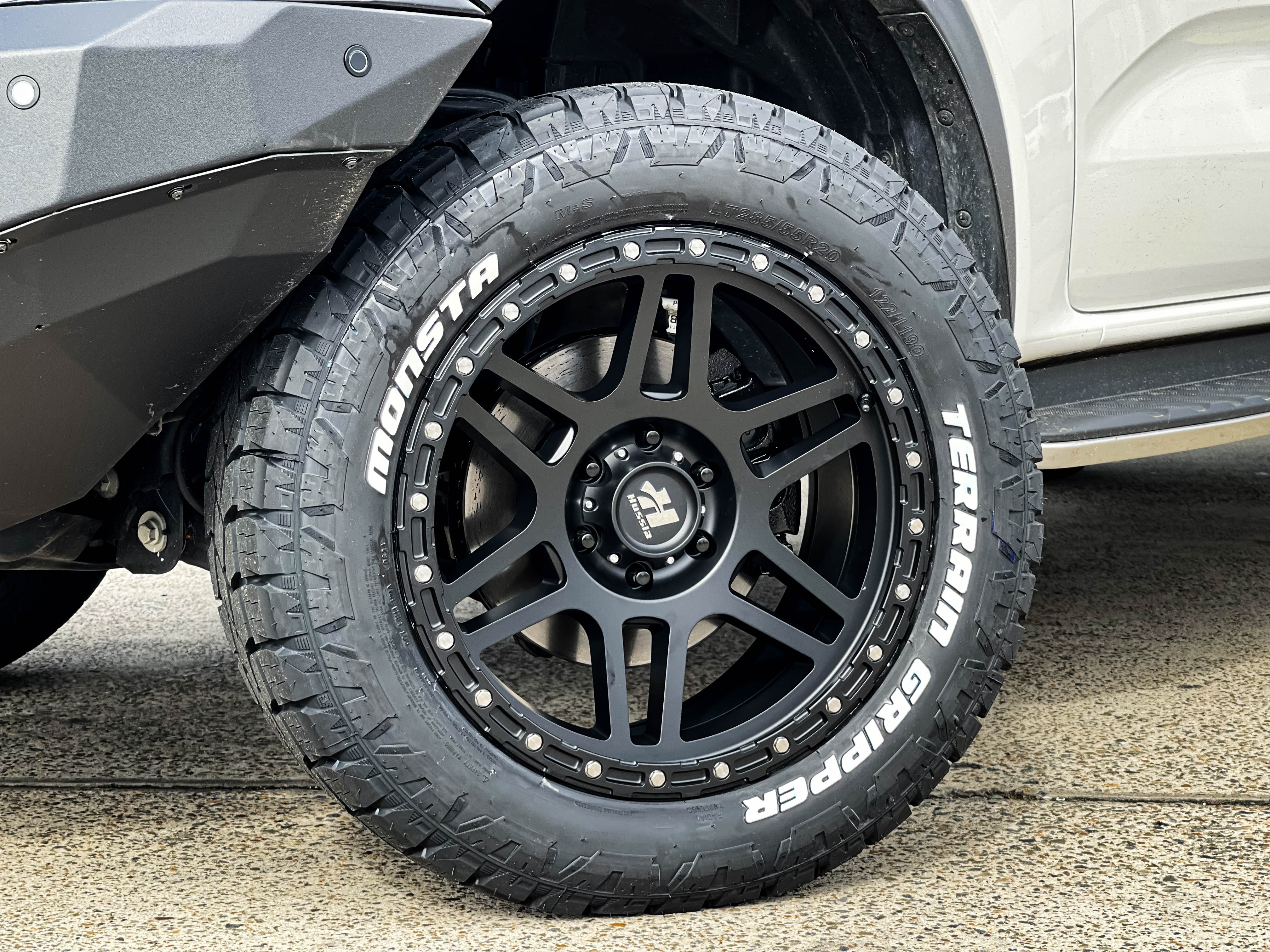 ford everest hussla terror matte black wheel #15191