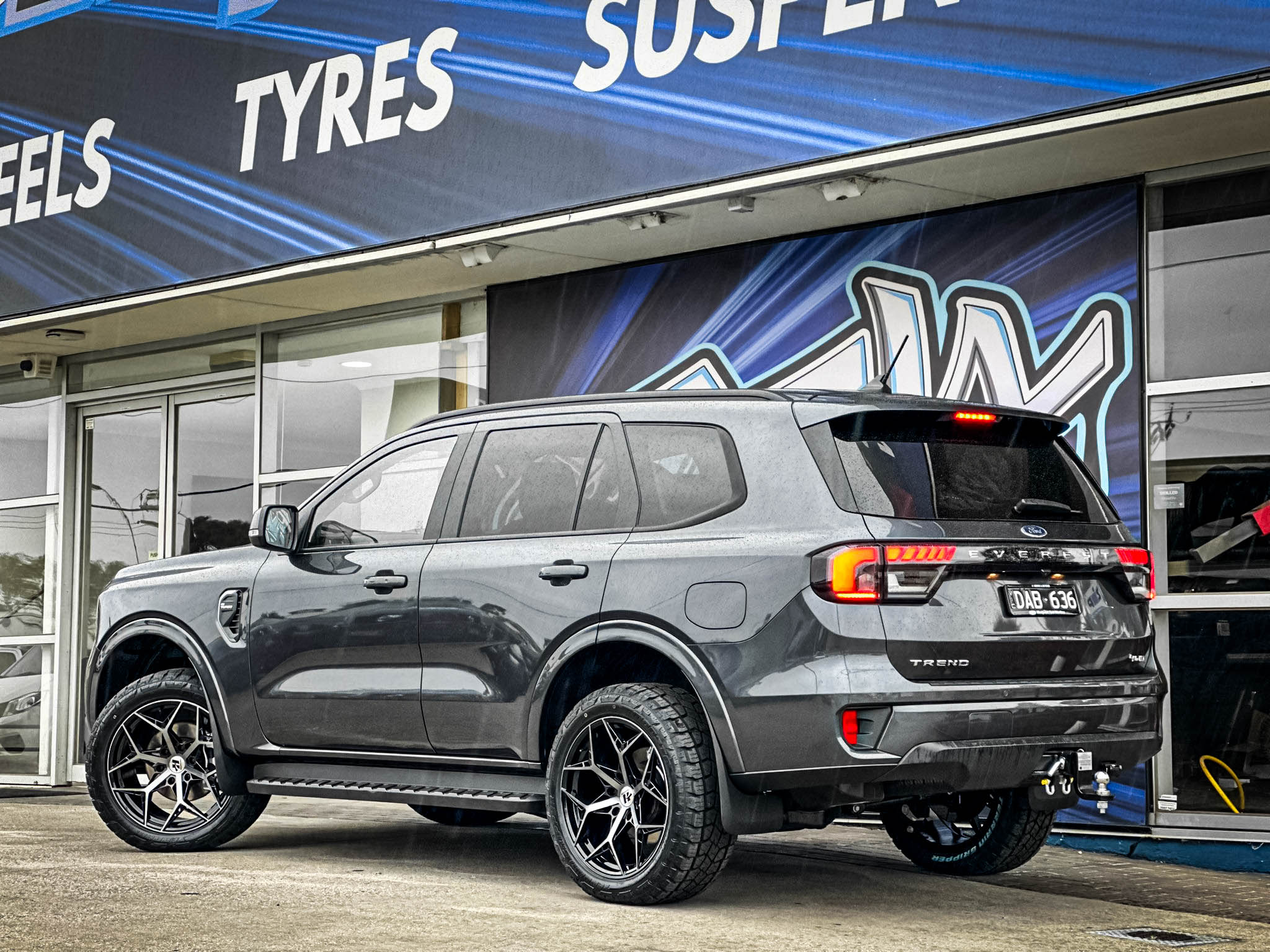 ford everest hussla ghost gloss black dark tint face wheel #15344