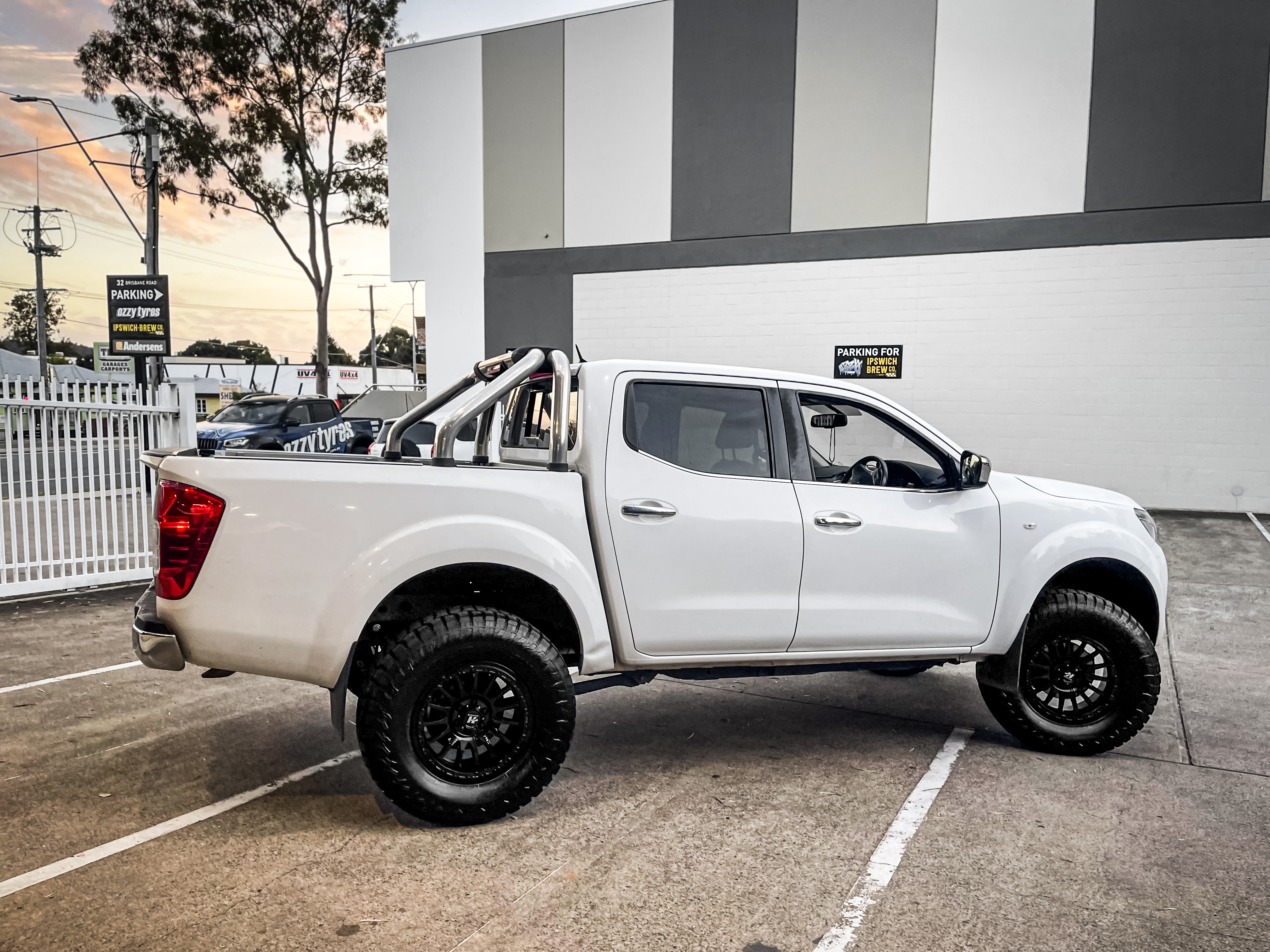 nissan navara hussla rugged race gloss black wheel #15468