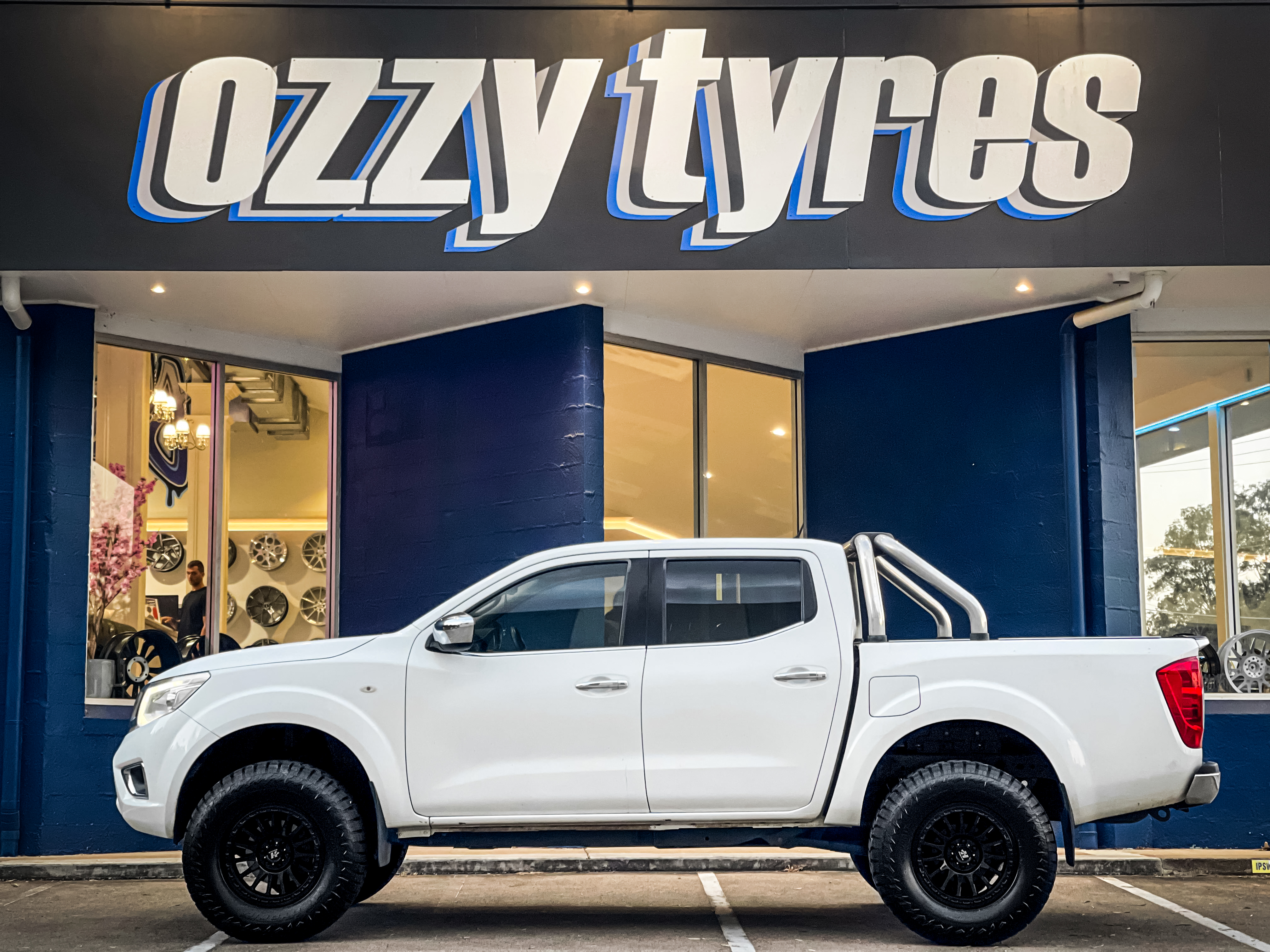 nissan navara hussla rugged race gloss black wheel #15468
