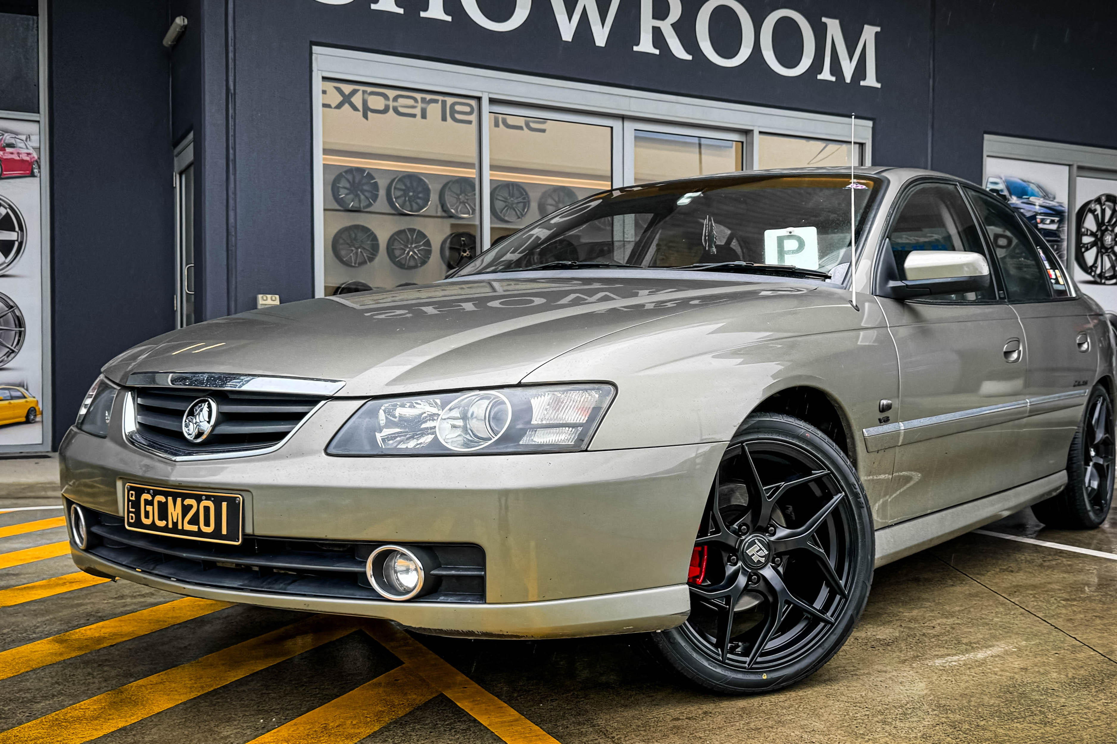 holden calais hussla shaz matte black wheel #15776