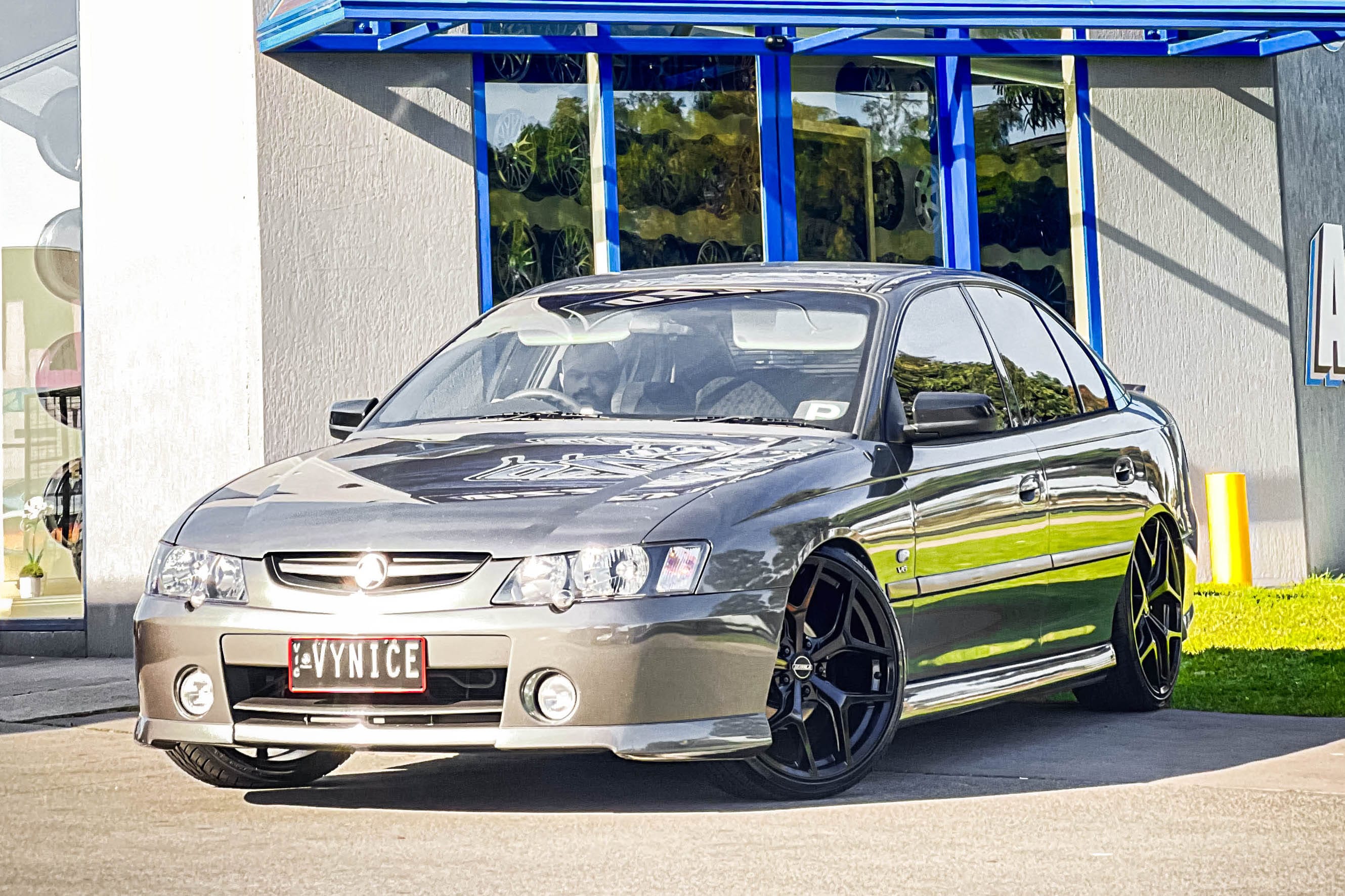 holden commodore hussla flex gloss black wheel #15902