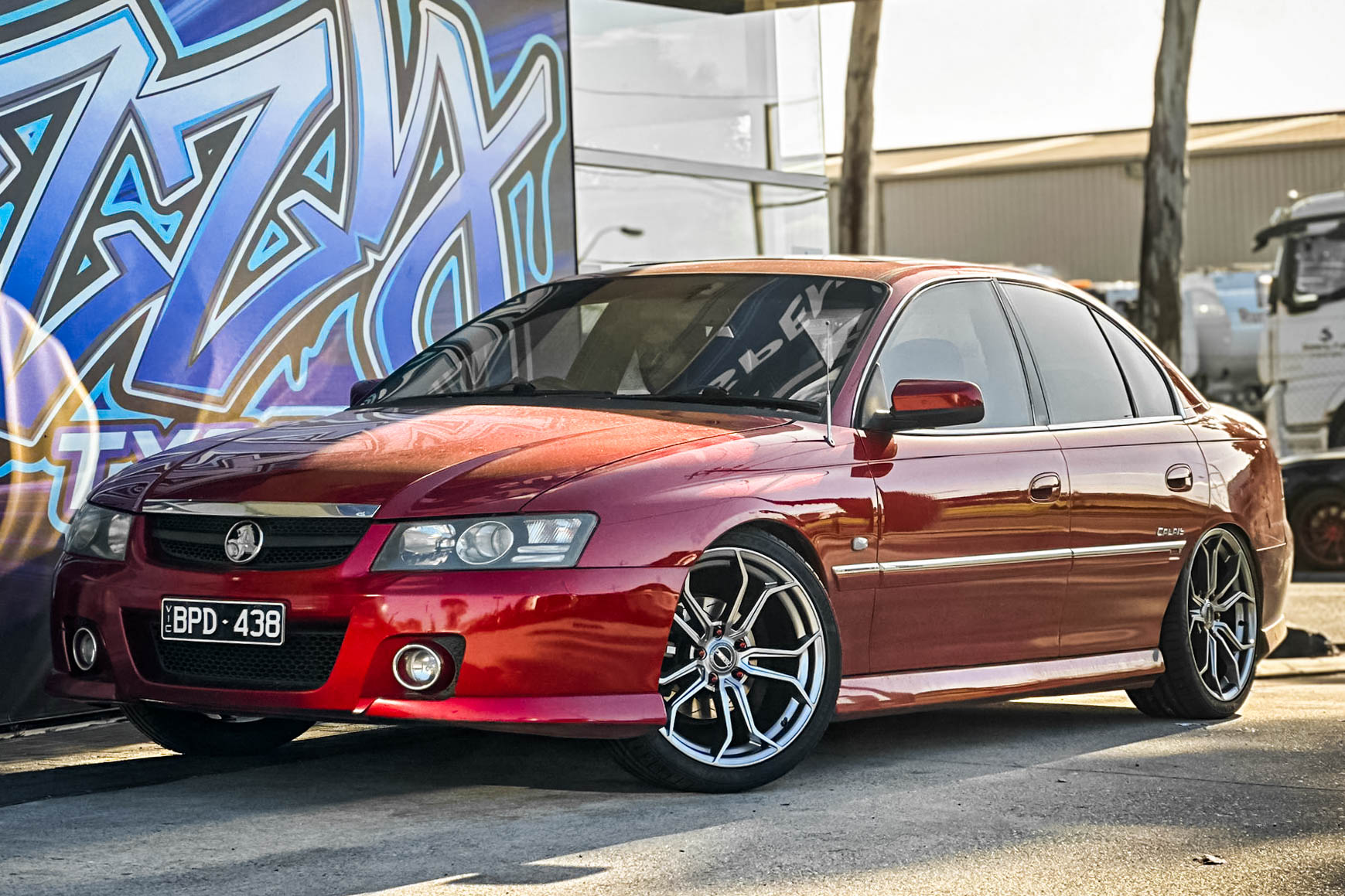 holden calais hussla royalty hyper black wheel #16179