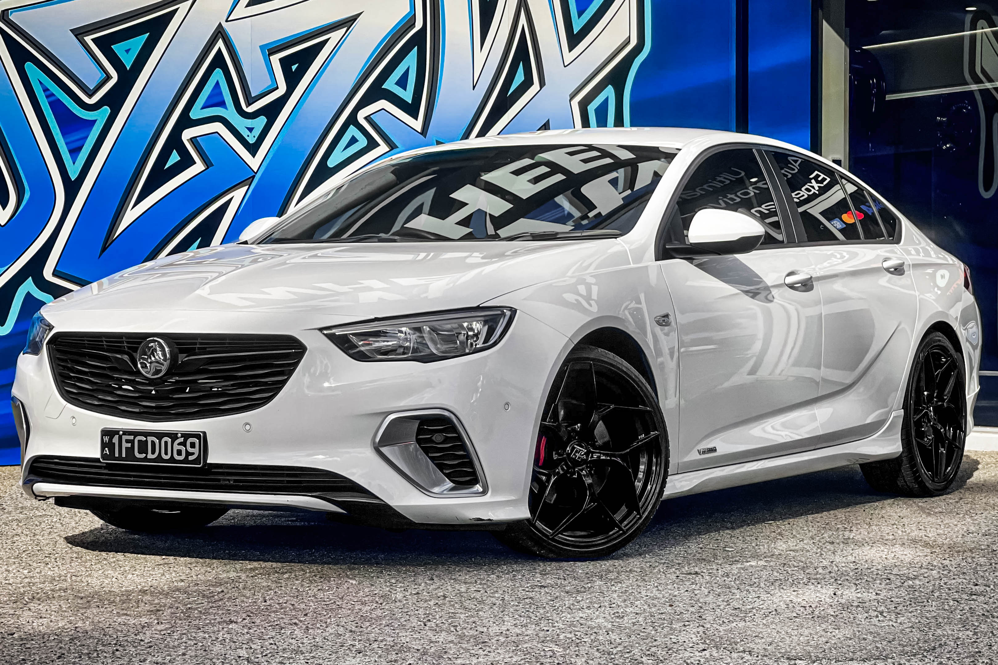 holden commodore hussla shaz gloss black wheel #16328