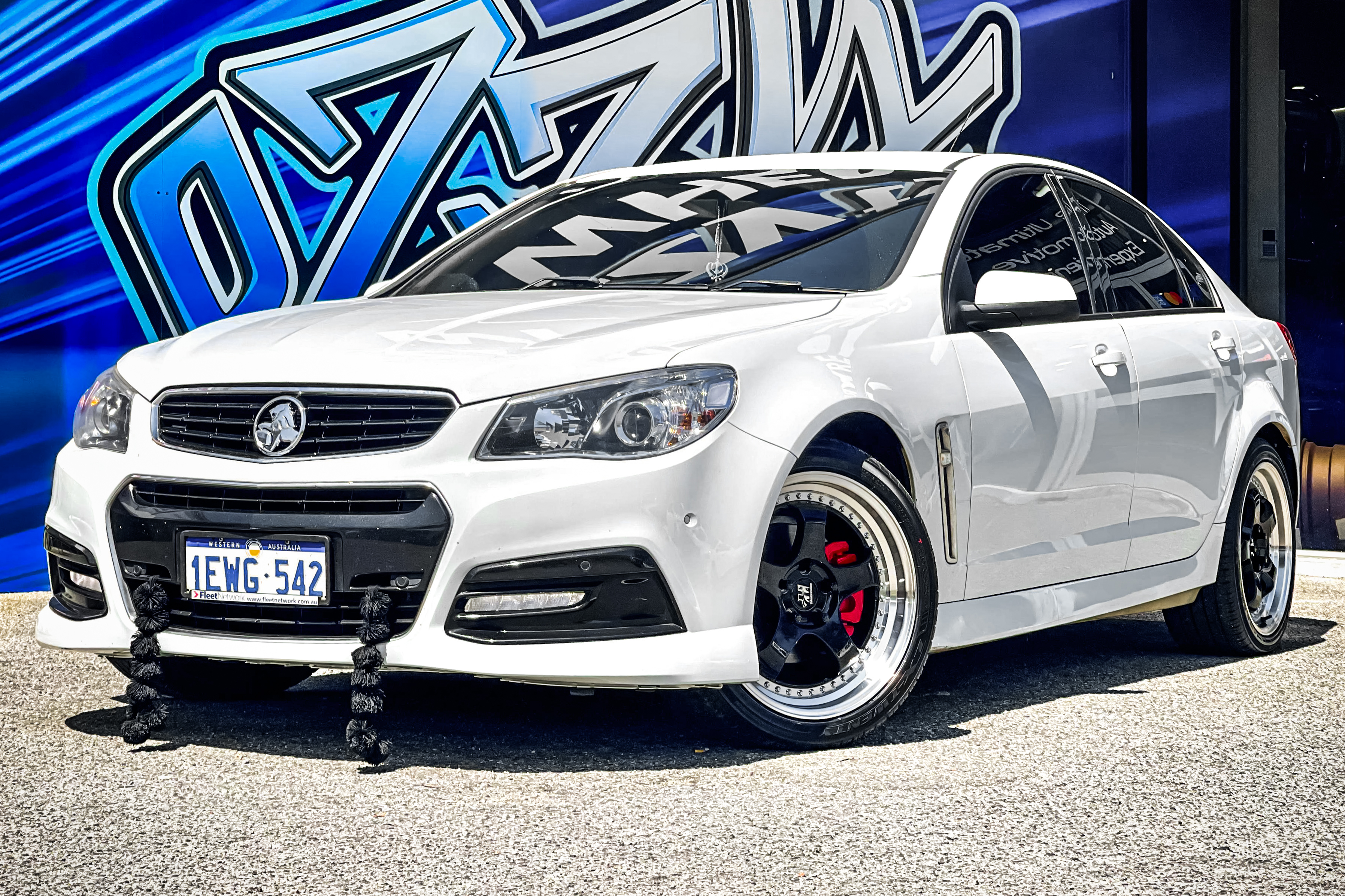 holden commodore hussla zen gloss black chrome rivets machined lip ...