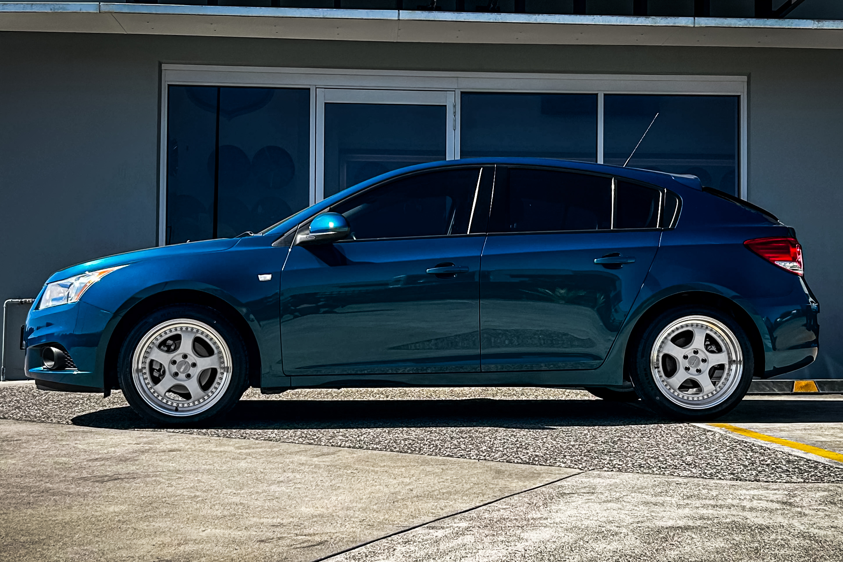 holden cruze hussla zen gloss white centre polished lip wheel #17412