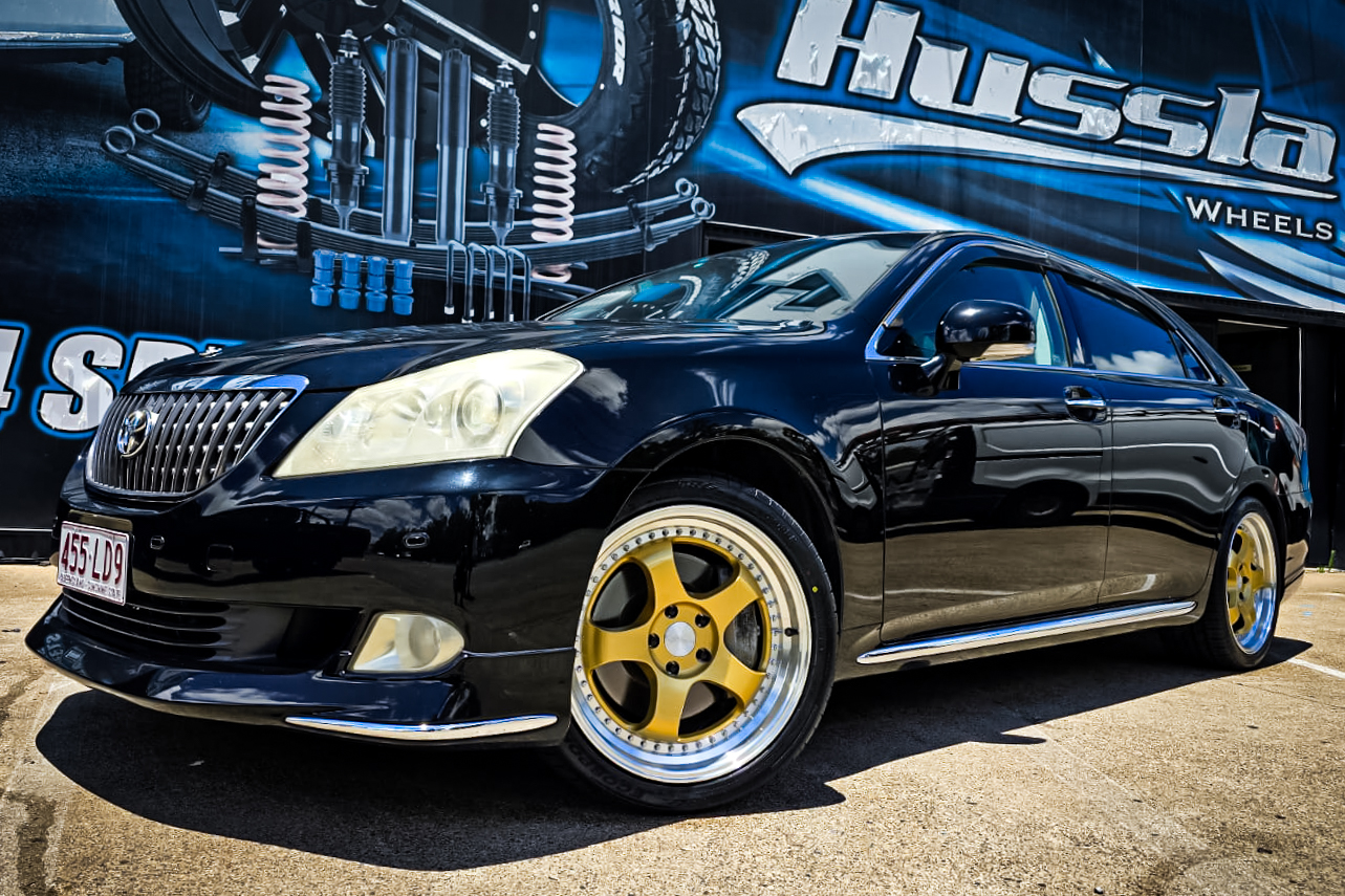 TOYOTA CROWN HUSSLA ZEN GOLD CHROME RIVETS MACHINED LIP Wheel #17592