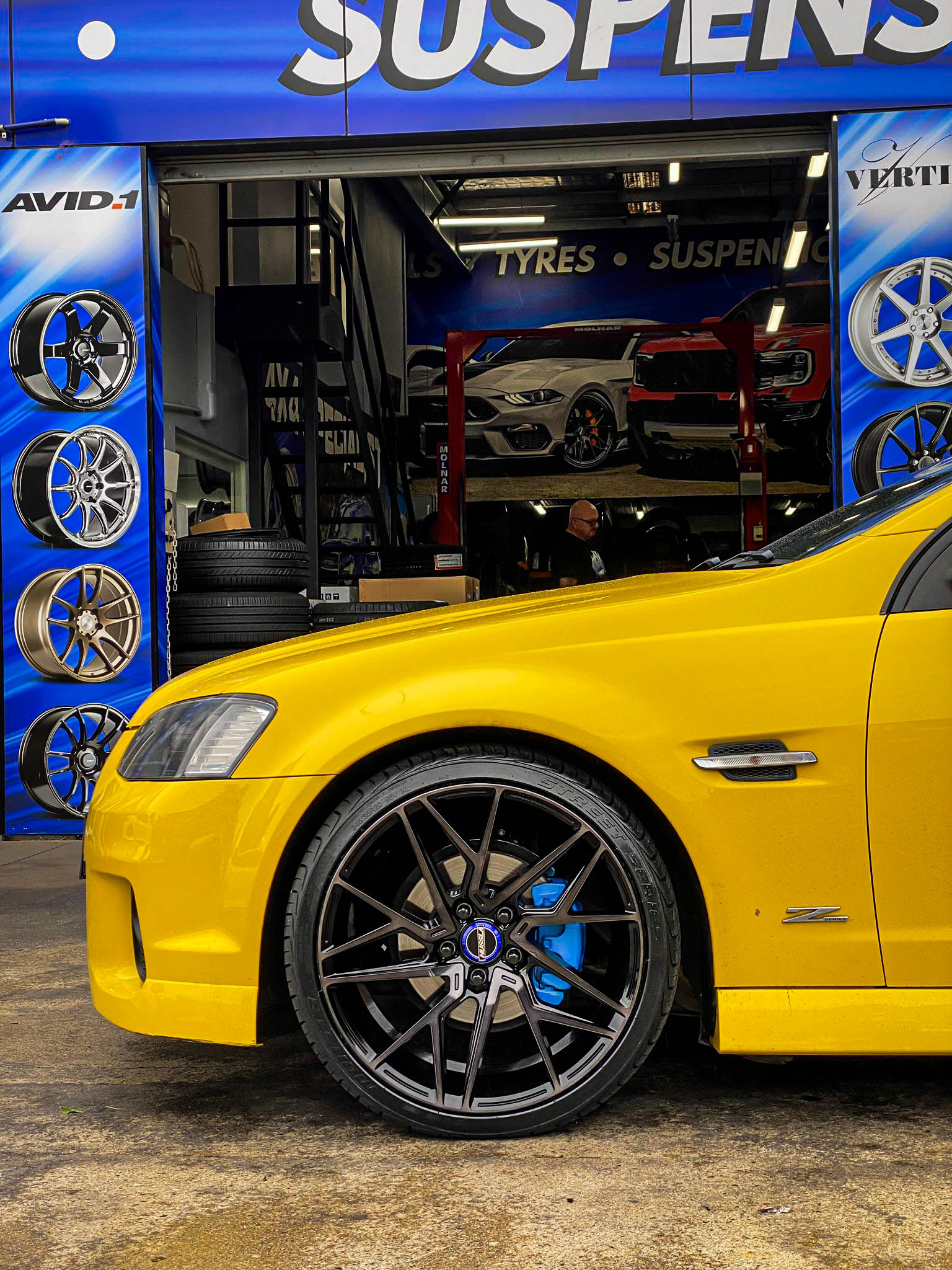 holden commodore ute hussla jacques gloss black dark tint wheel #18146