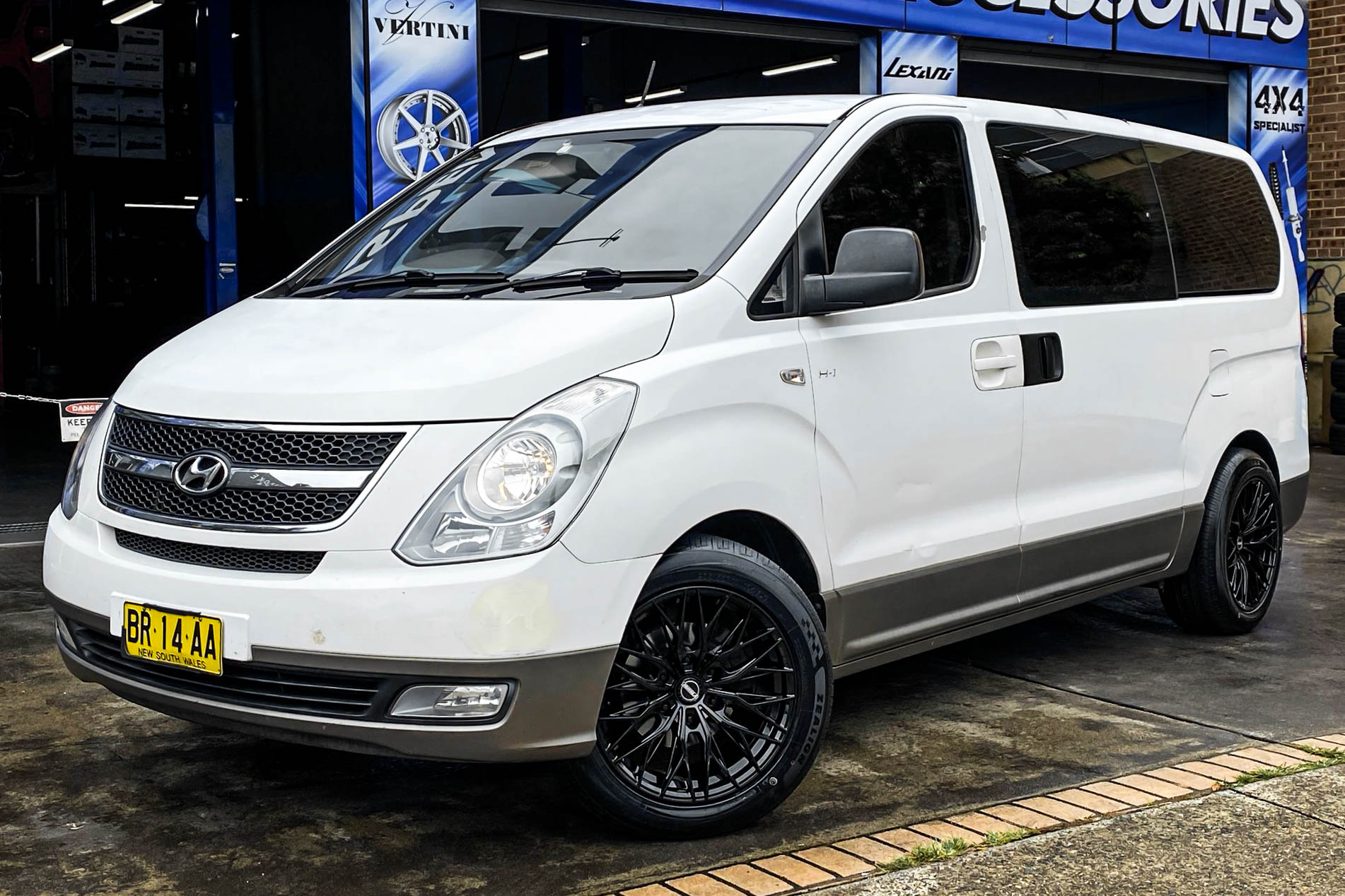 HYUNDAI STAREX HUSSLA WOLVERINE FULL GLOSS BLACK Wheel #18628