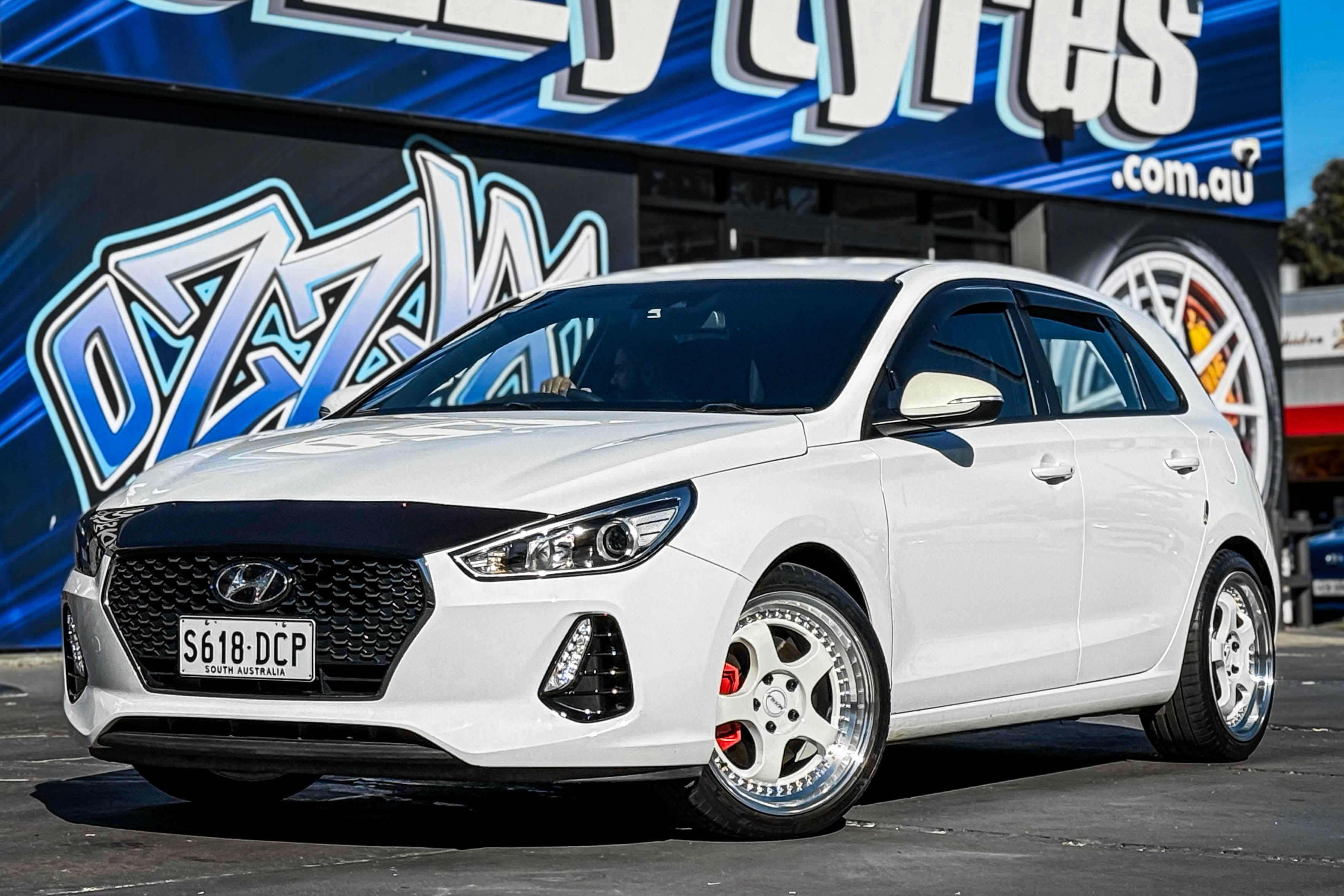 hyundai i30 hussla zen gloss white centre polished lip wheel #18899