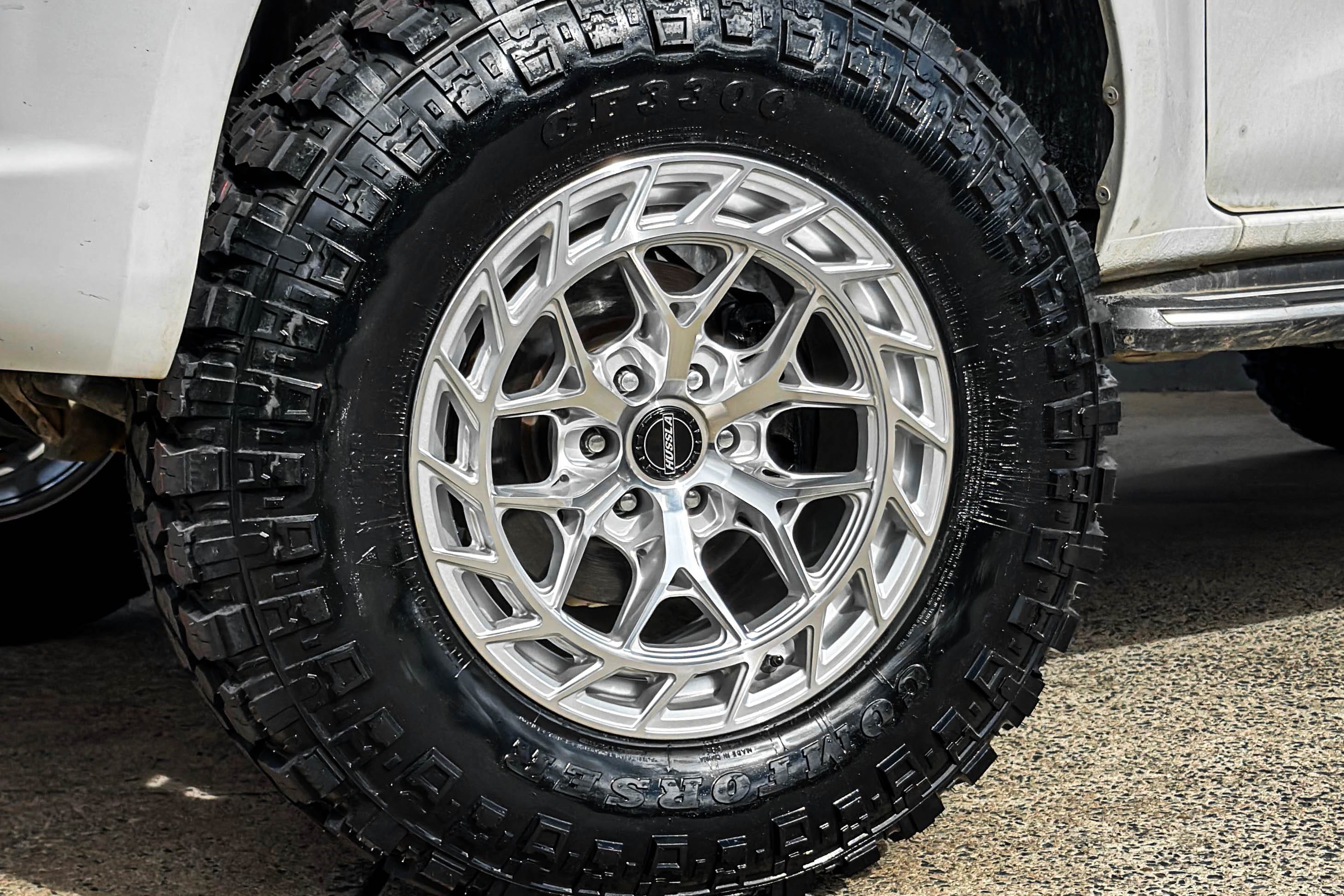 nissan navara hussla gunner diamond cut polished wheel #19464