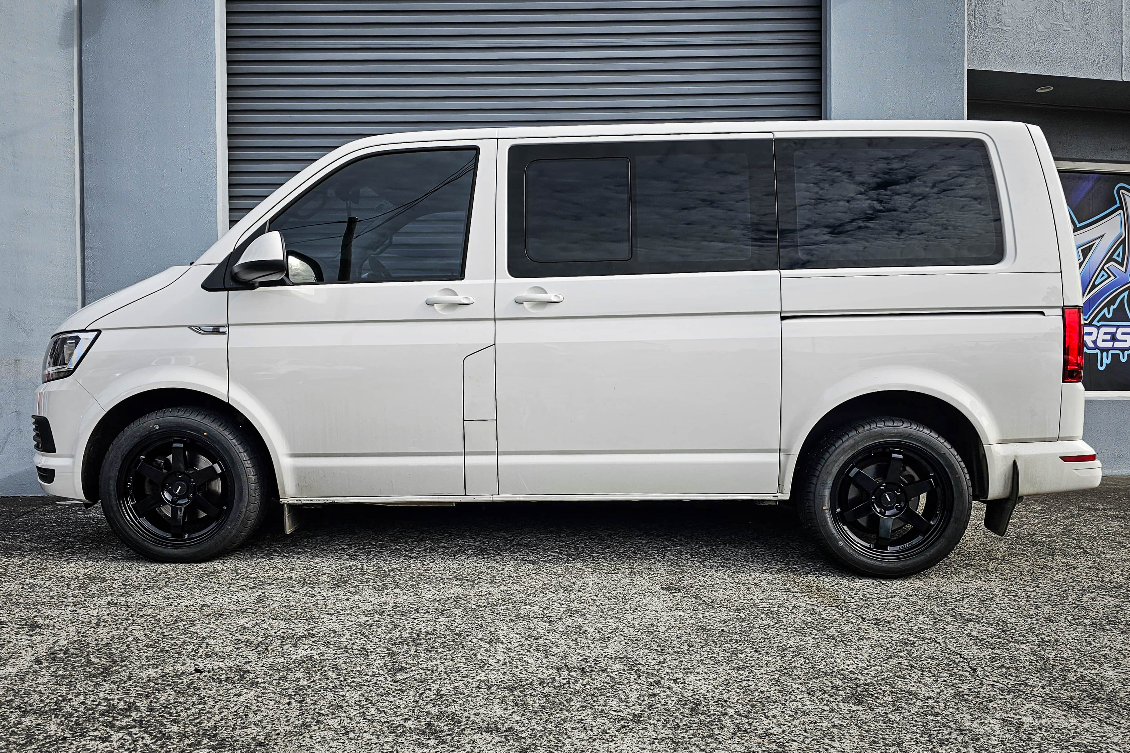 volkswagen multivan avid av-06 gloss black wheel #19540