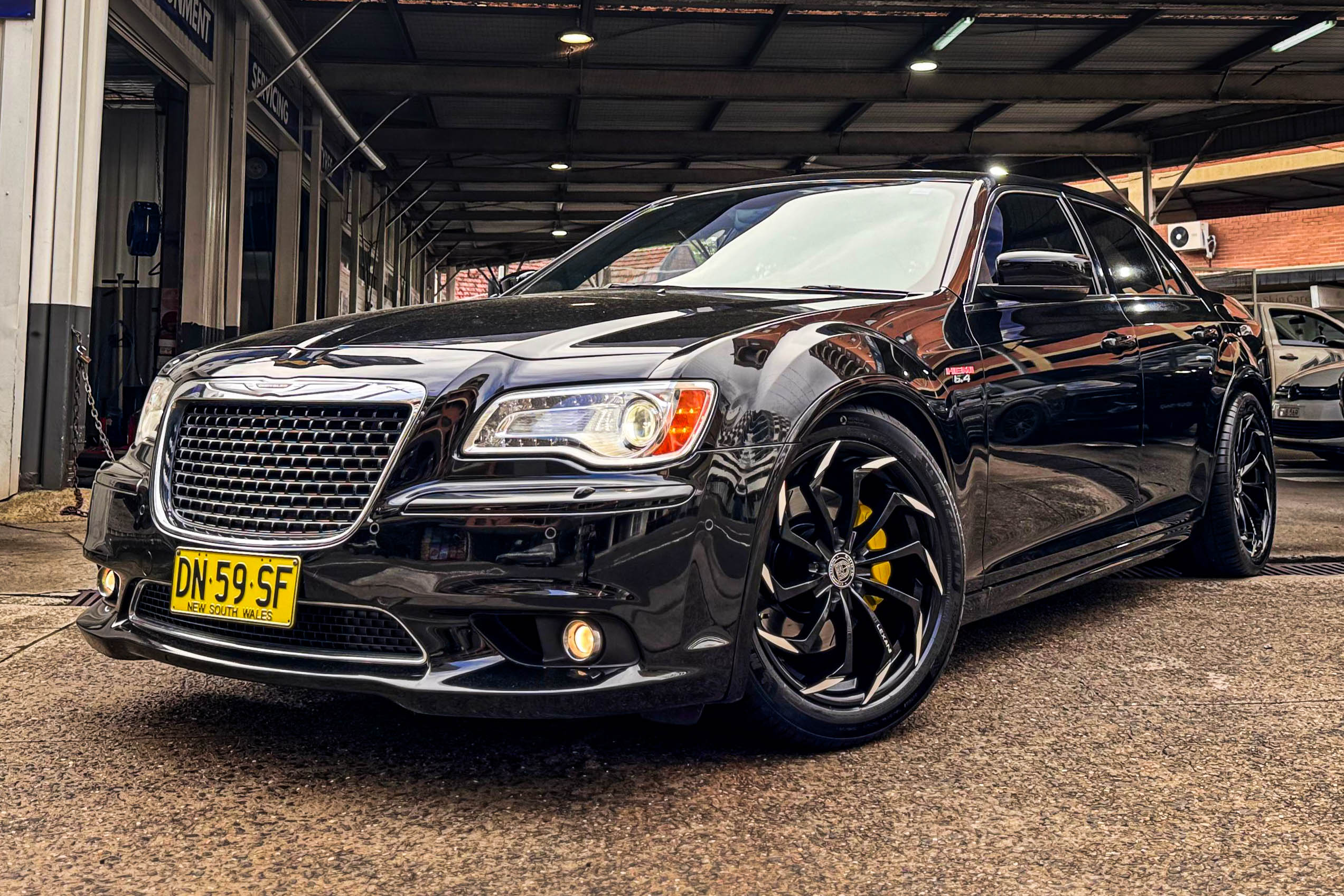 CHRYSLER 300 LEXANI STATIC GLOSS BLACK MACHINED TIPS Wheel #19656