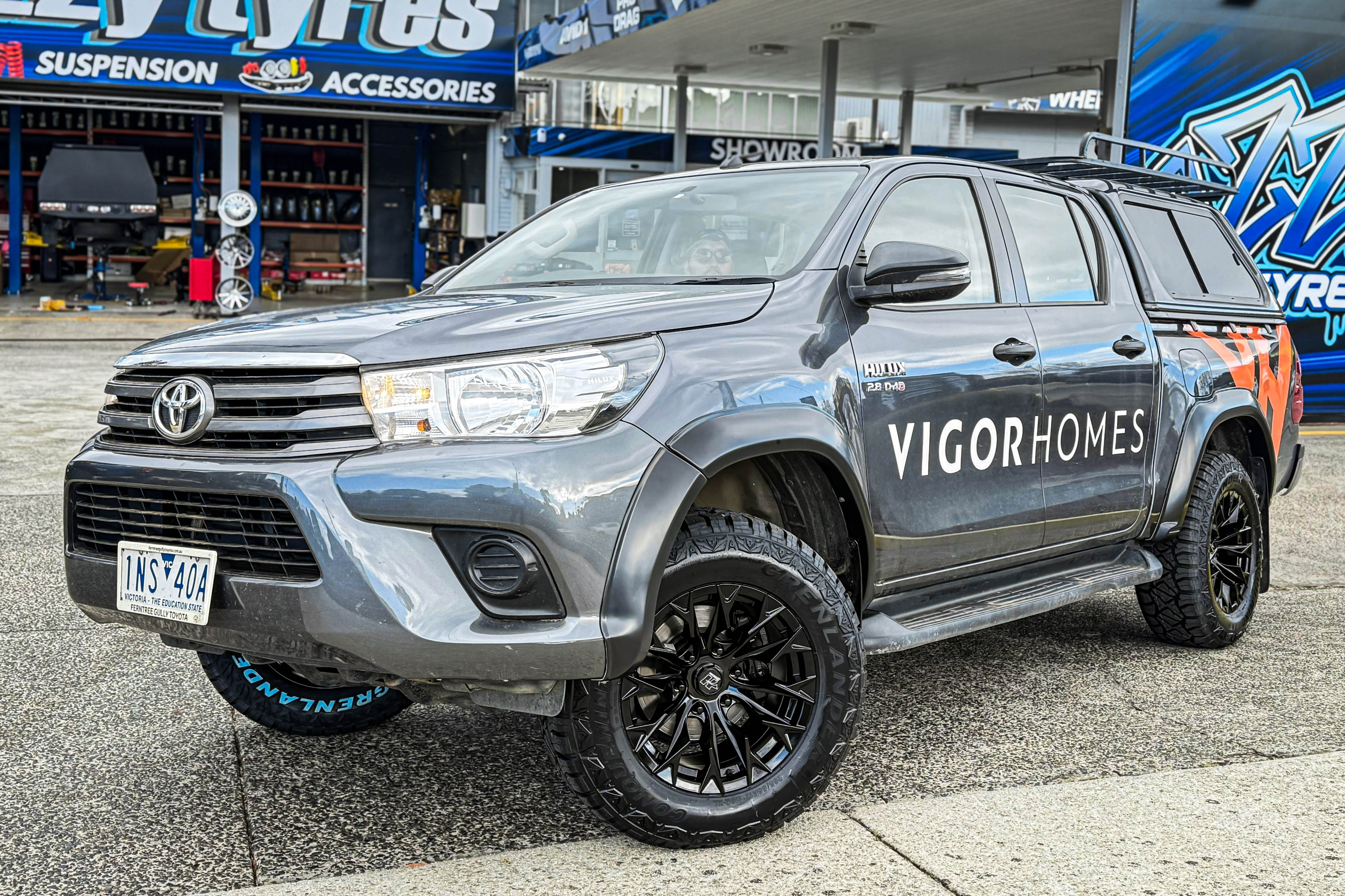 toyota hilux hussla phantom gloss black wheel #19679