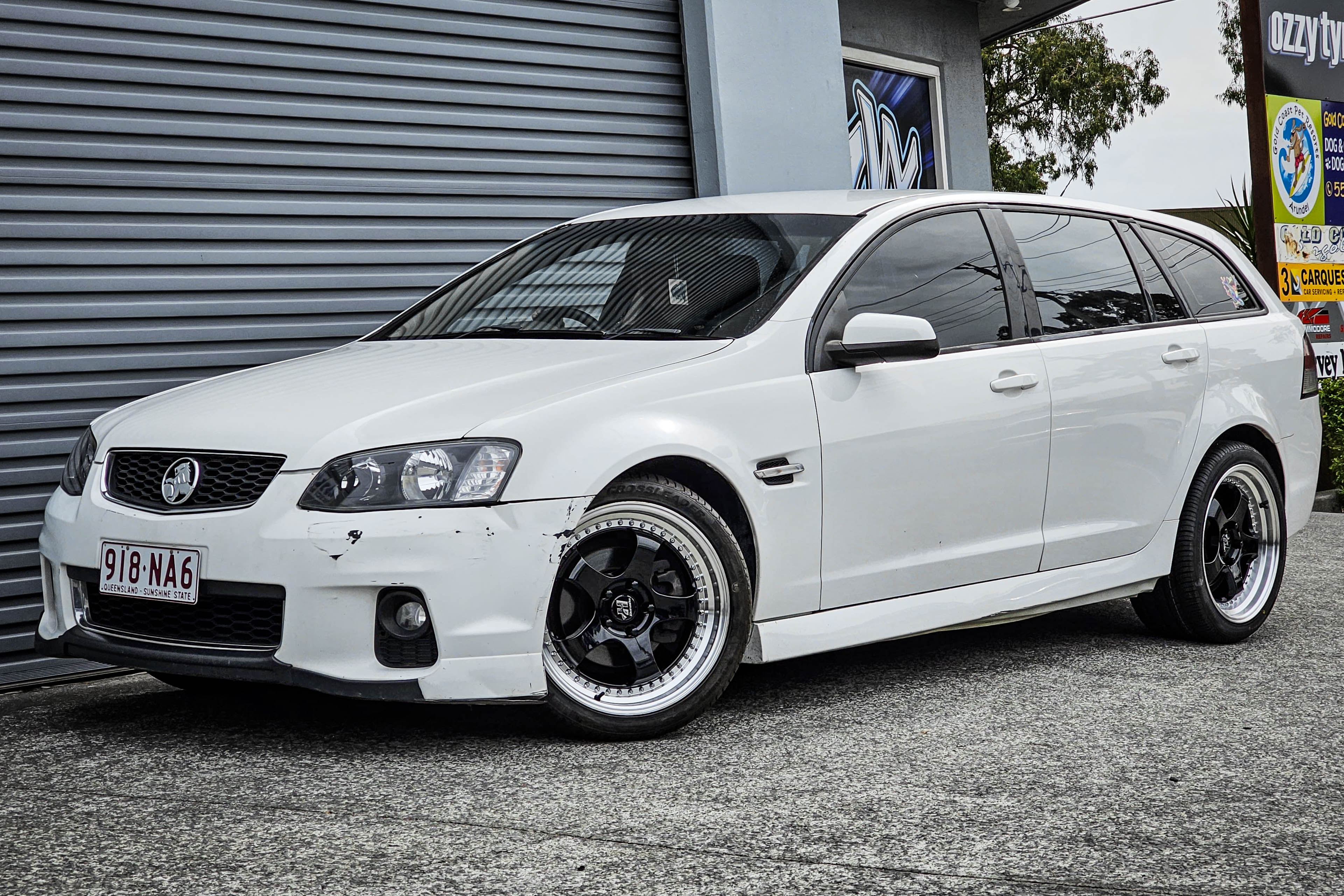 holden commodore hussla zen gloss black chrome rivets machined lip ...