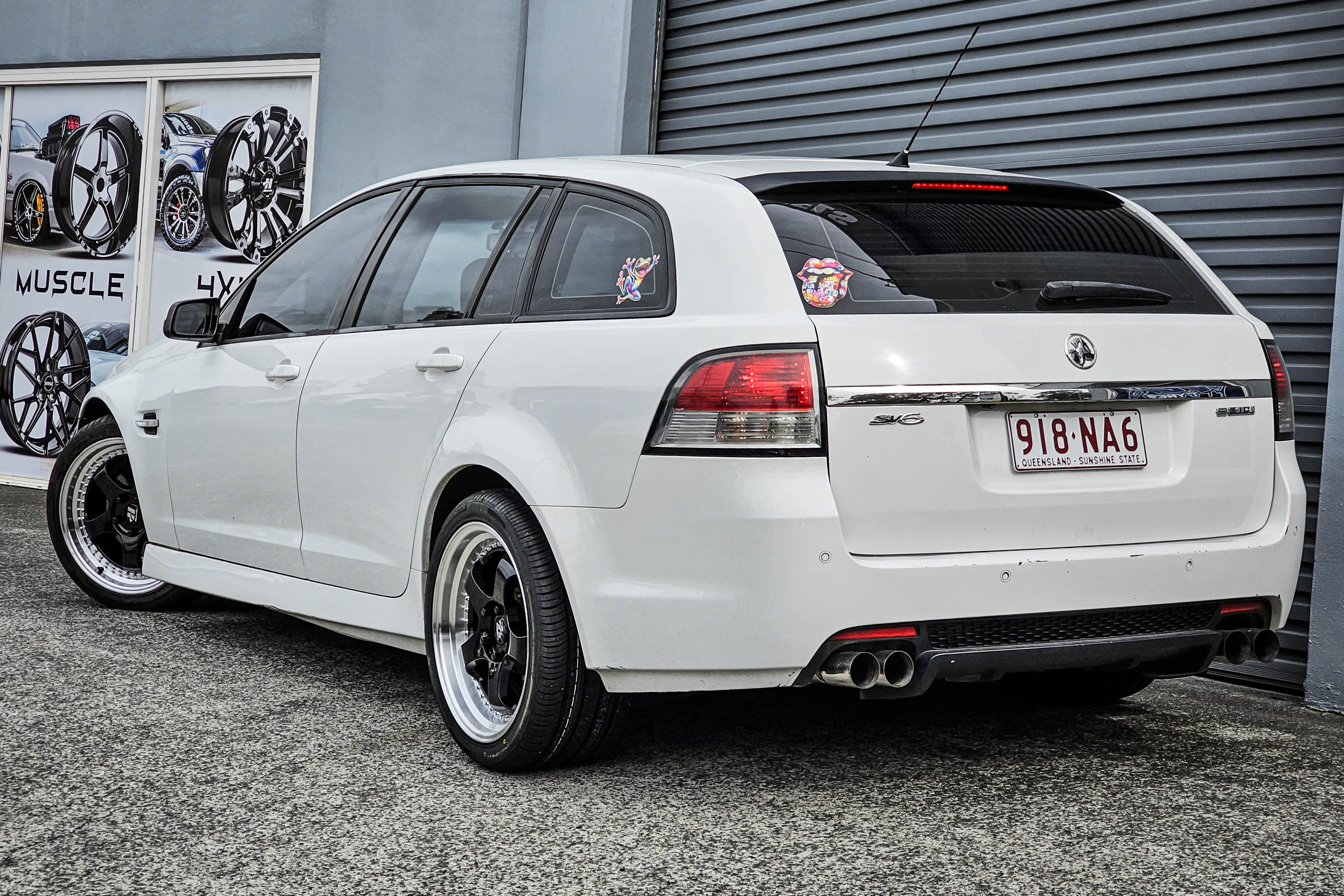 holden commodore hussla zen gloss black chrome rivets machined lip ...