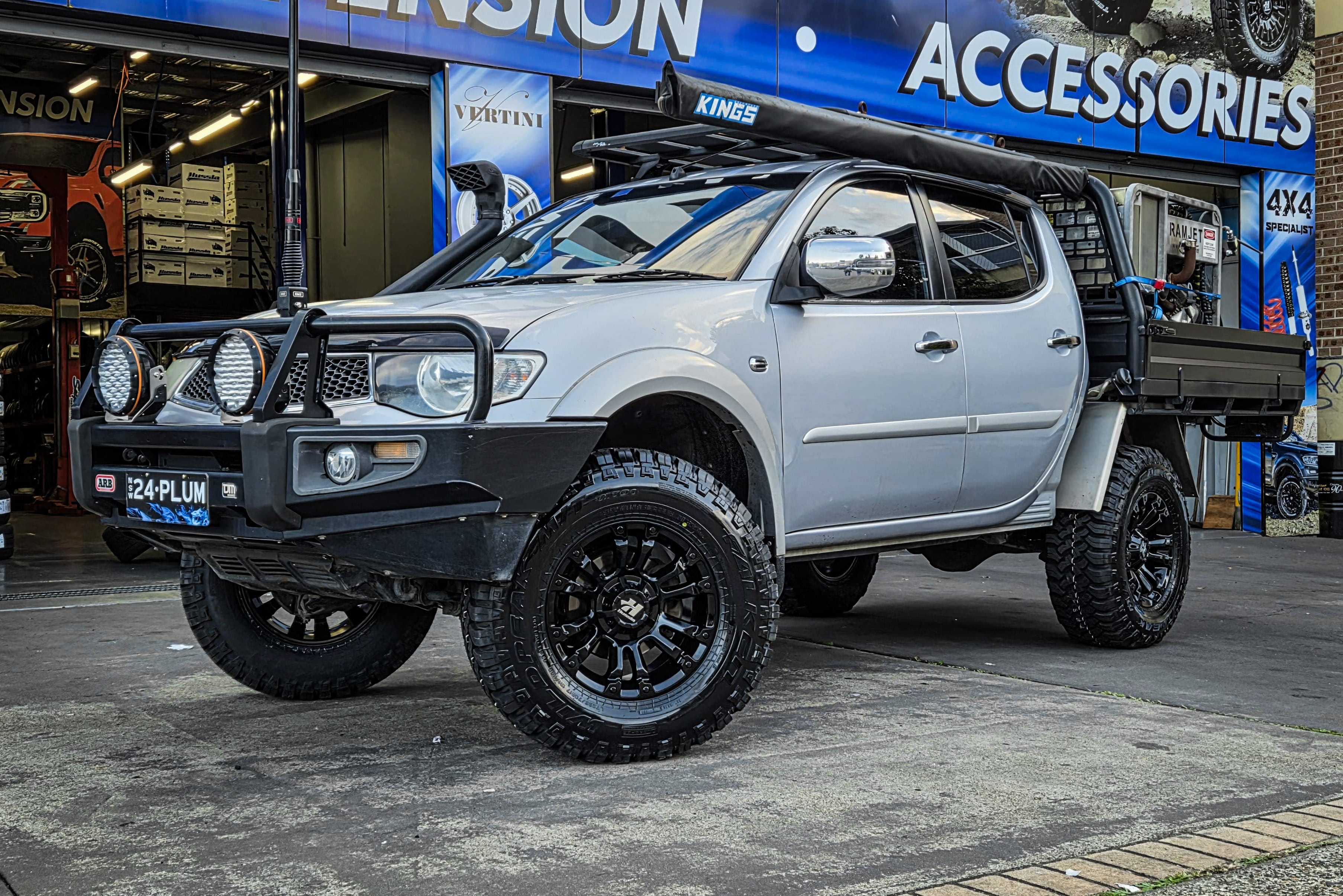 mitsubishi triton hussla ambush full gloss black wheel #20102