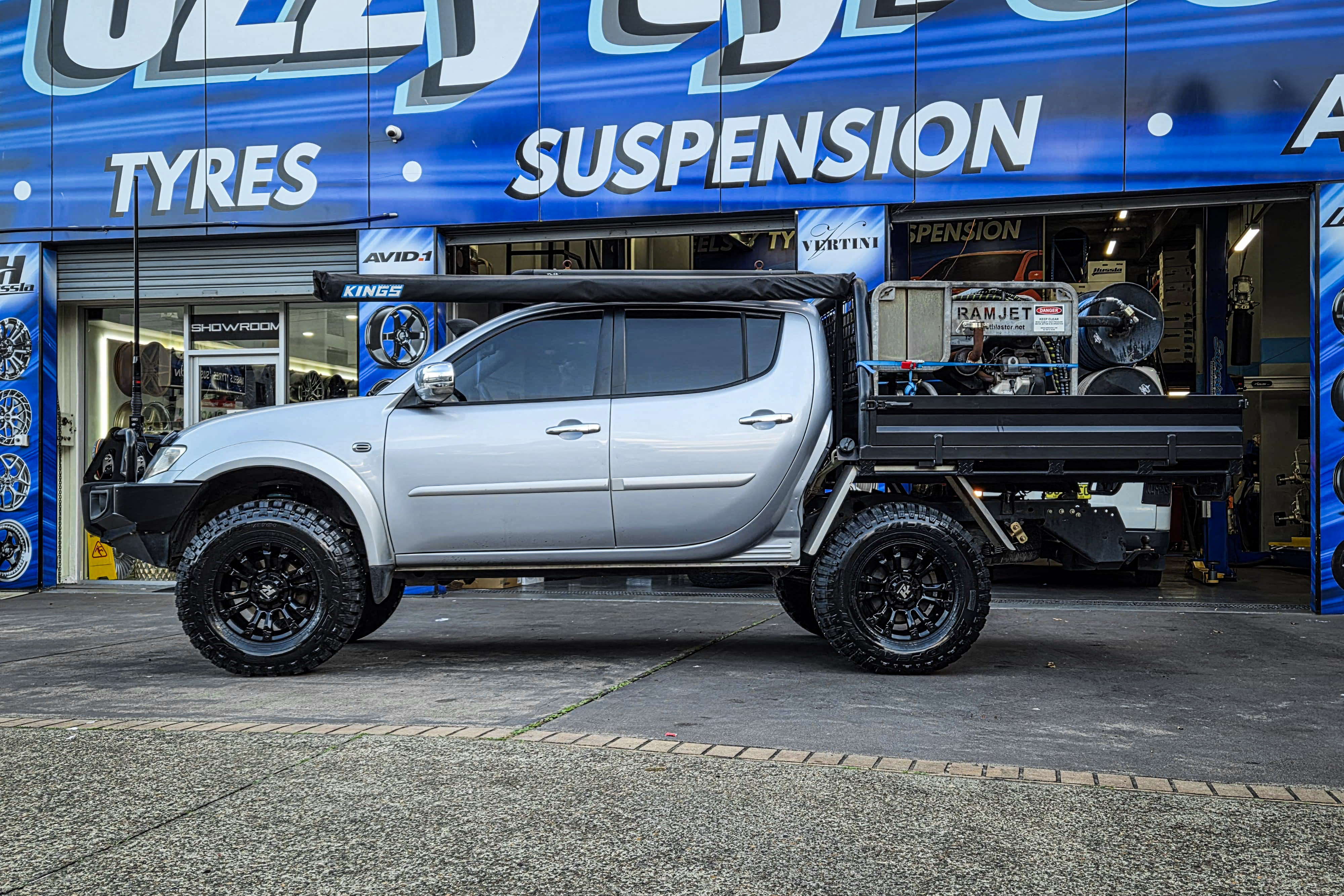 mitsubishi triton hussla ambush full gloss black wheel #20102