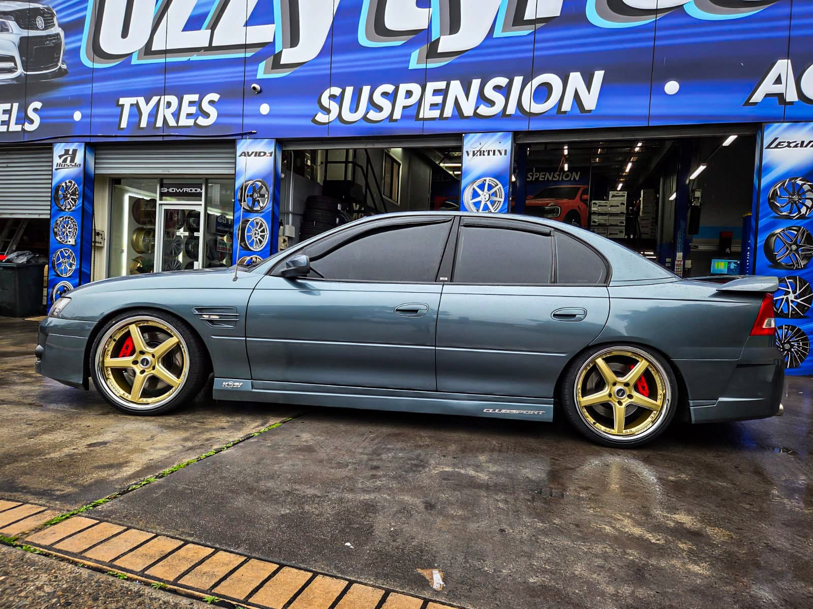 holden hsv clubsport vertini drift gold chrome lip wheel #20184