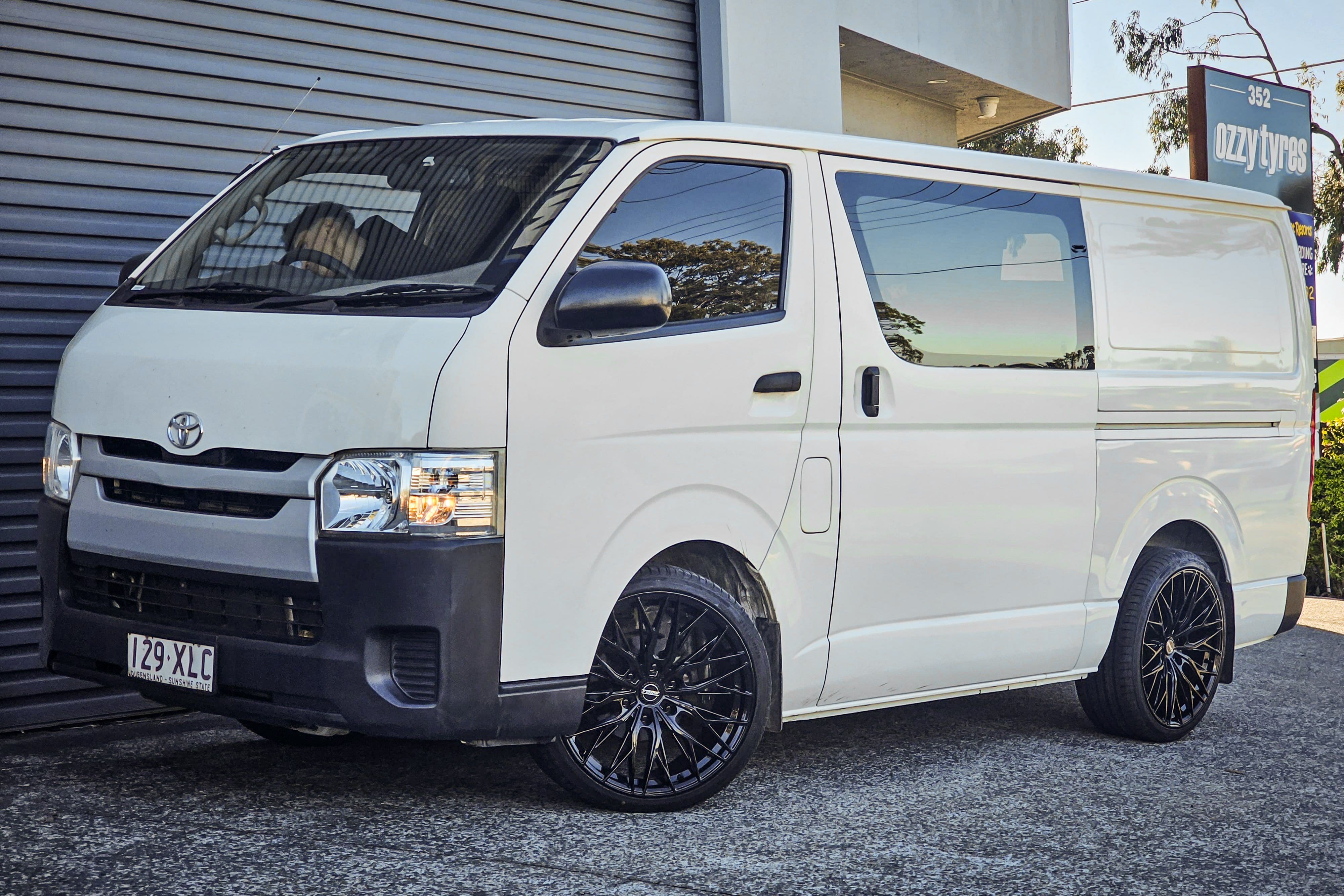 toyota hiace hussla wolverine full gloss black wheel #20412