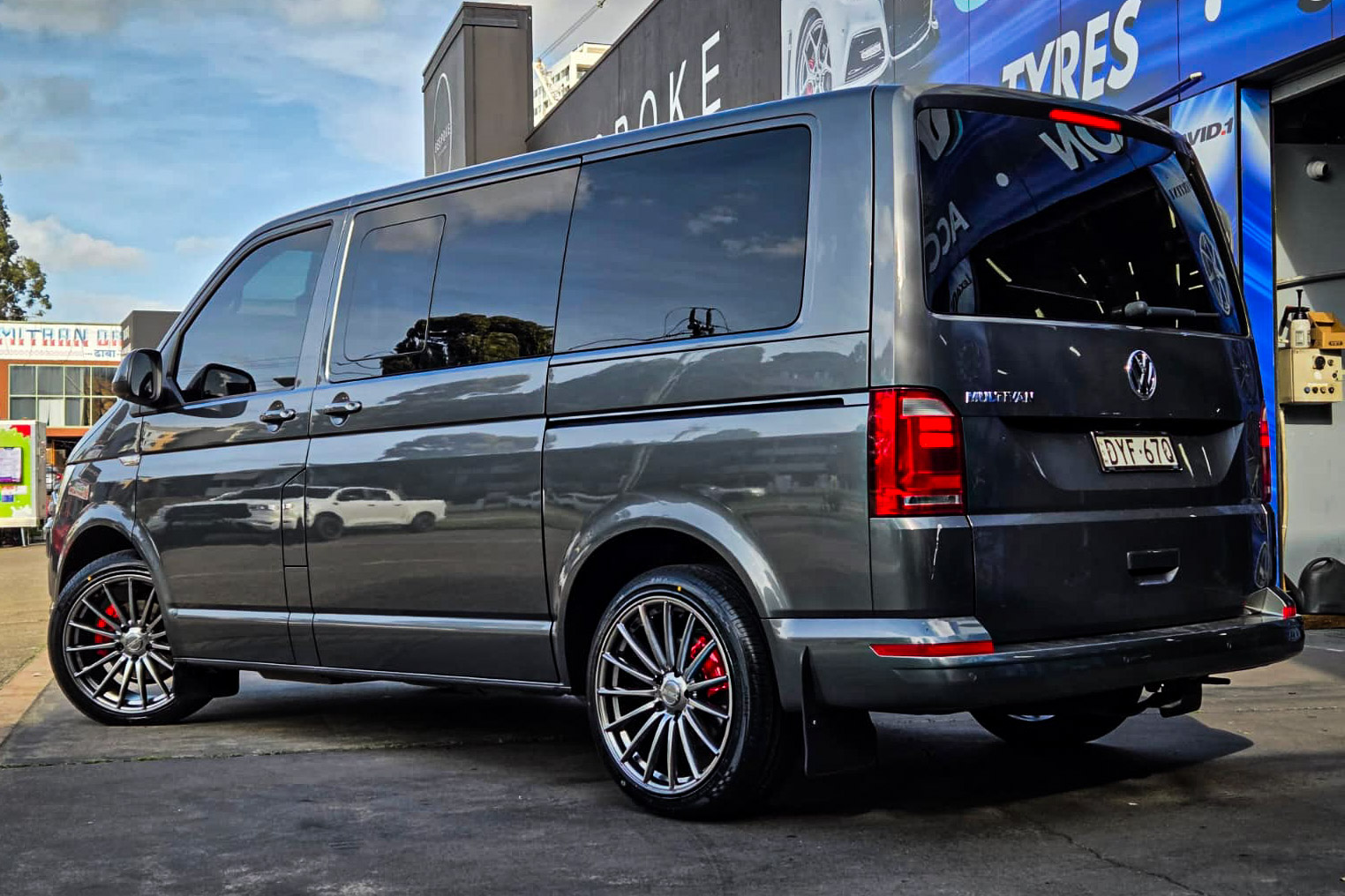 volkswagen multivan hussla berlin hyper black wheel #20580
