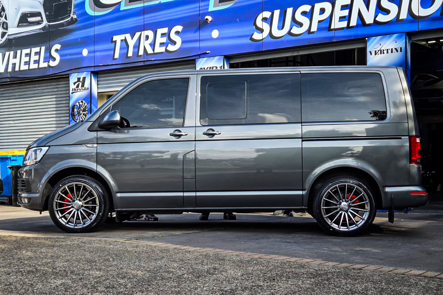 volkswagen multivan hussla berlin hyper black wheel #20580