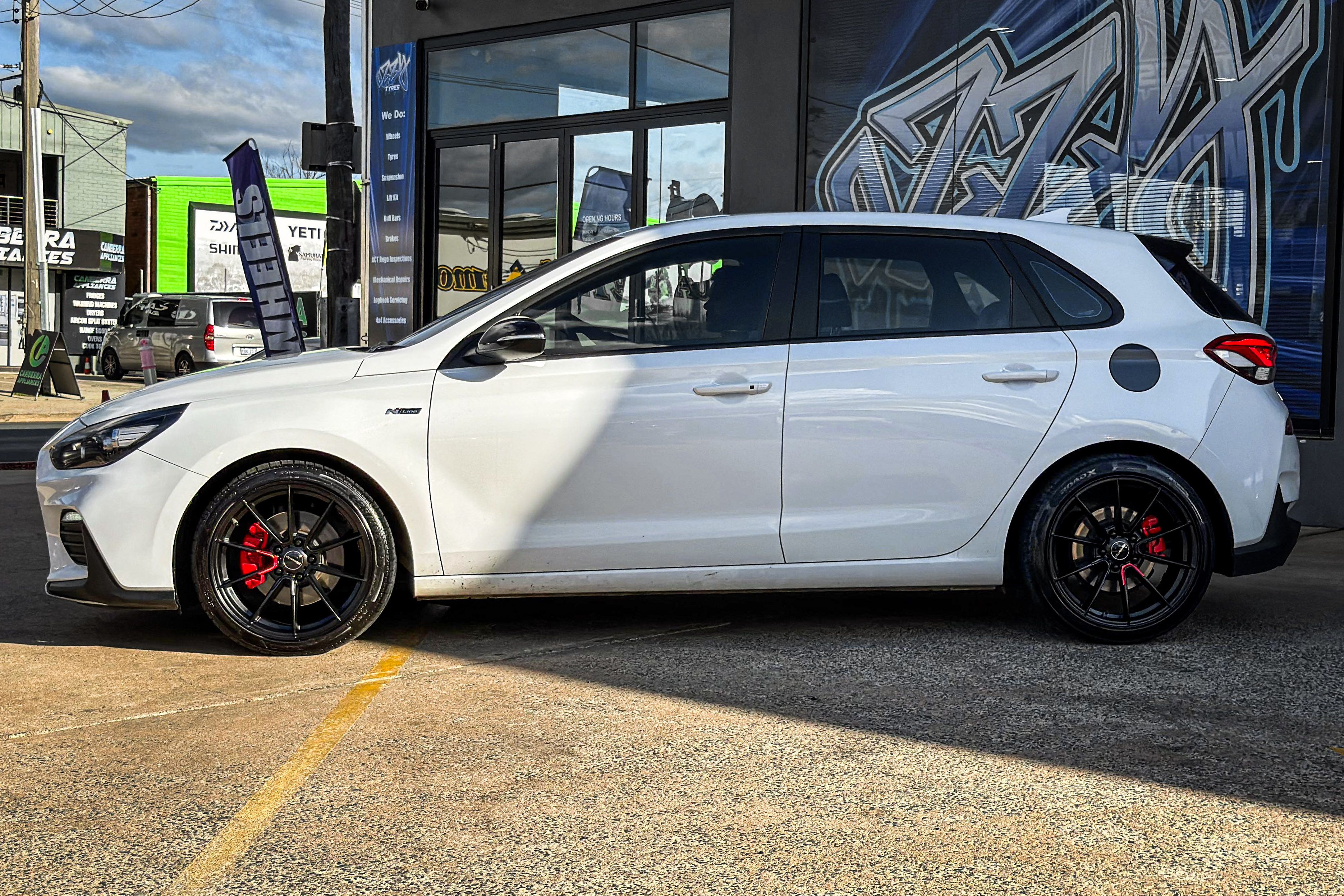 hyundai i30 hussla zenki satin black candy red accent wheel #20676
