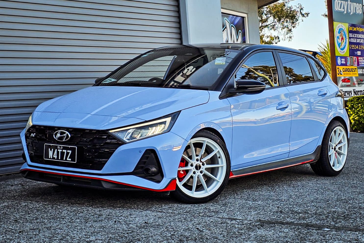hyundai i20 n hussla zenki gloss white candy red accent wheel #20692