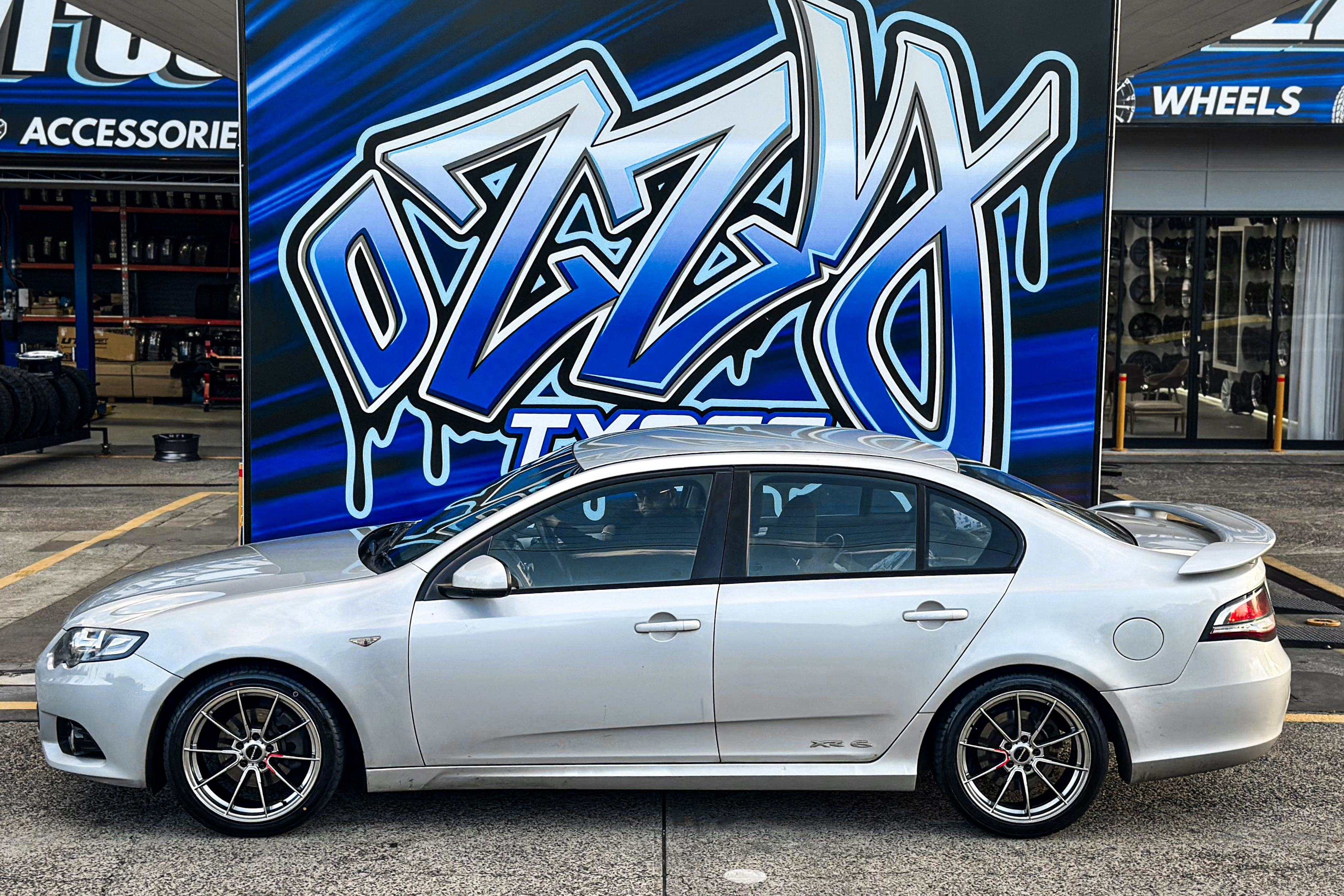 ford falcon hussla zenki hyper diamond candy red accent wheel #20753