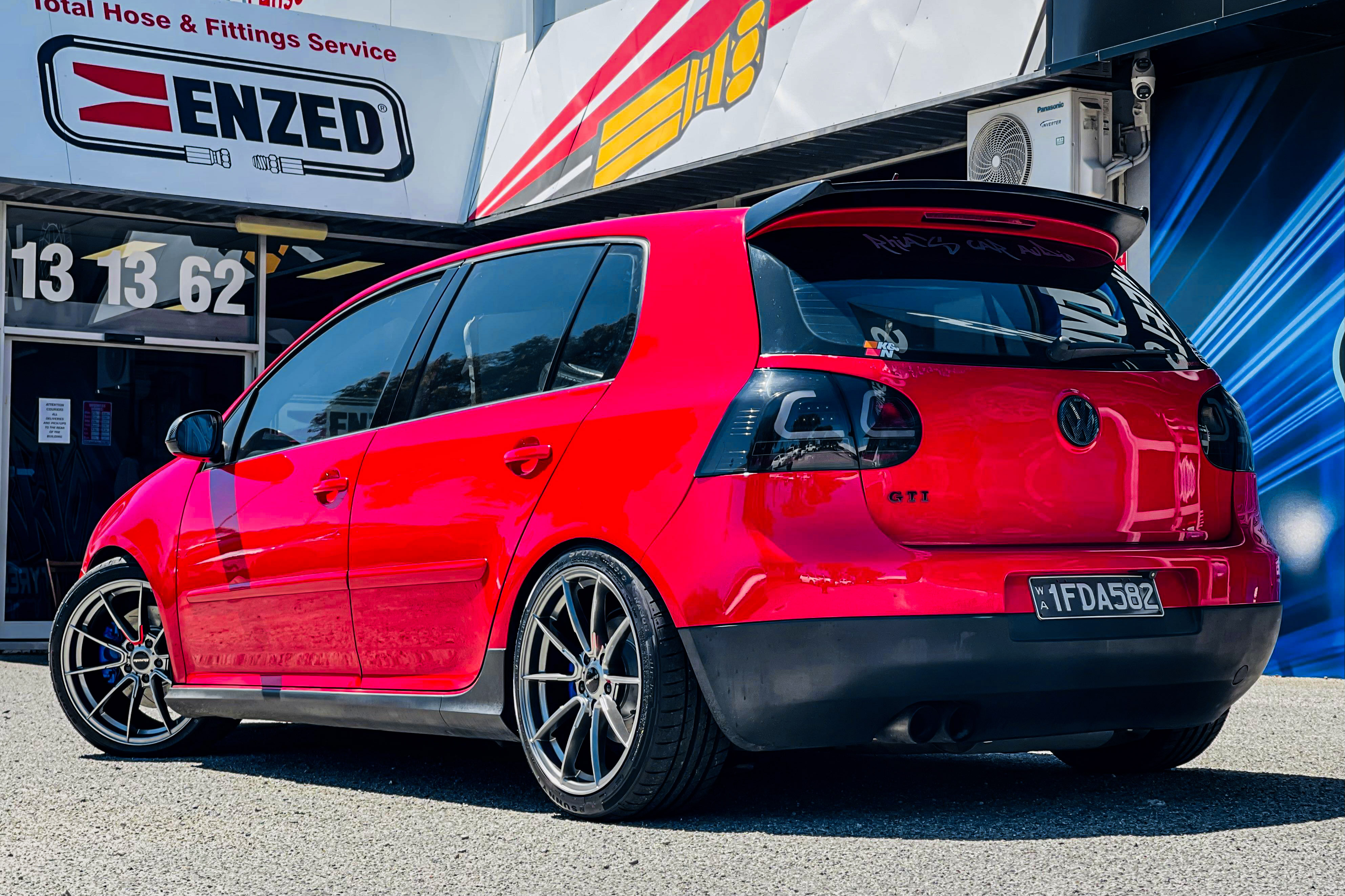 volkswagen golf hussla zenki hyper diamond candy red accent wheel #20942