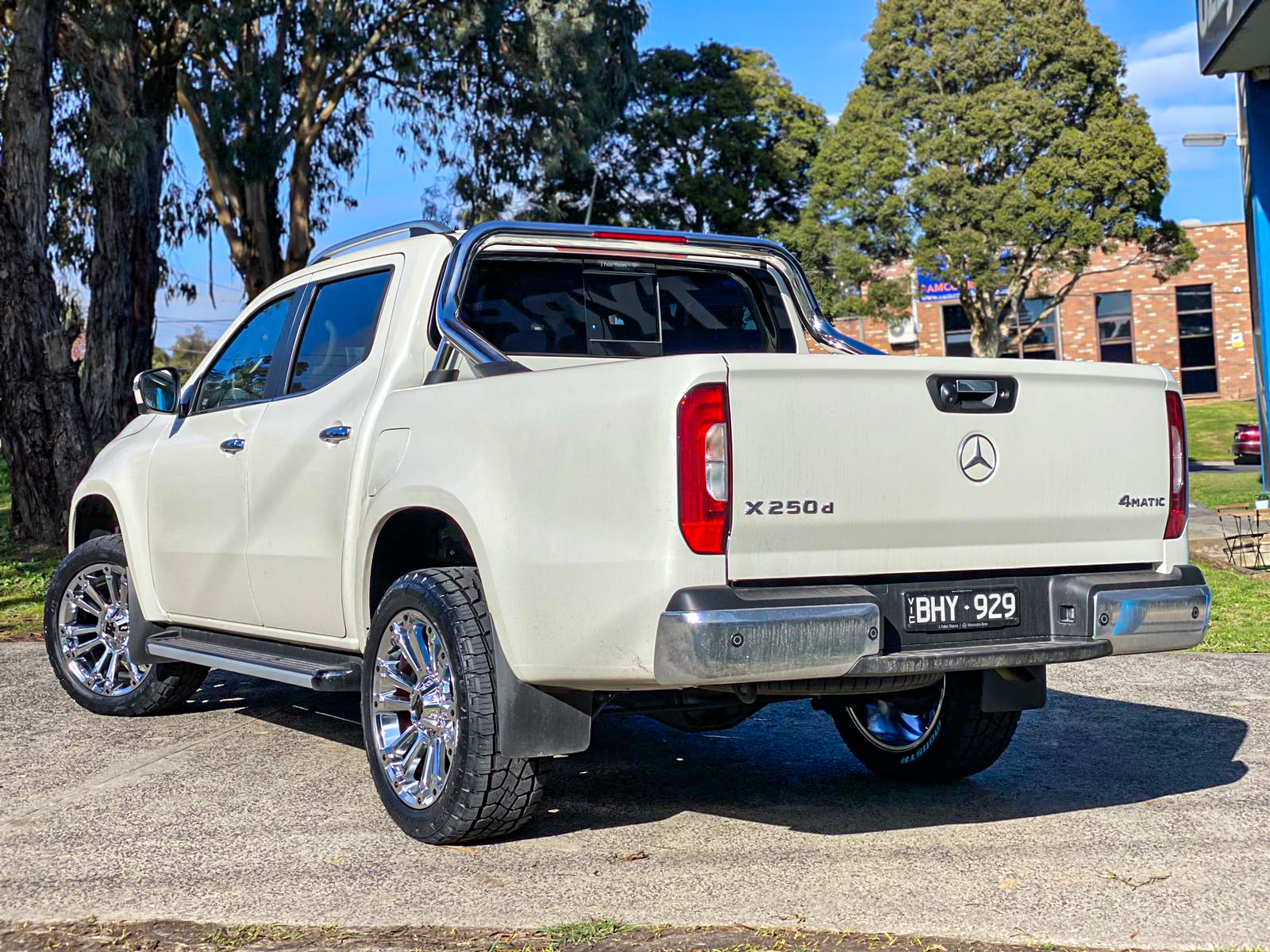 Mercedes-benz x-class hussla ambush chrome black bolts #2167
