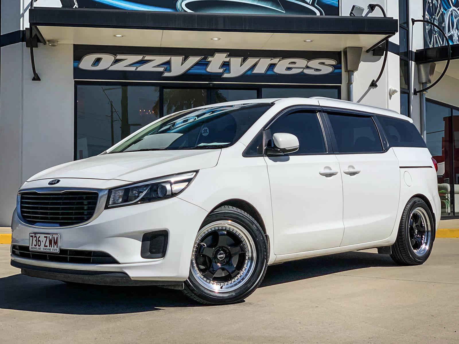 Kia carnival hussla zen gloss black chrome rivets machined lip #2346