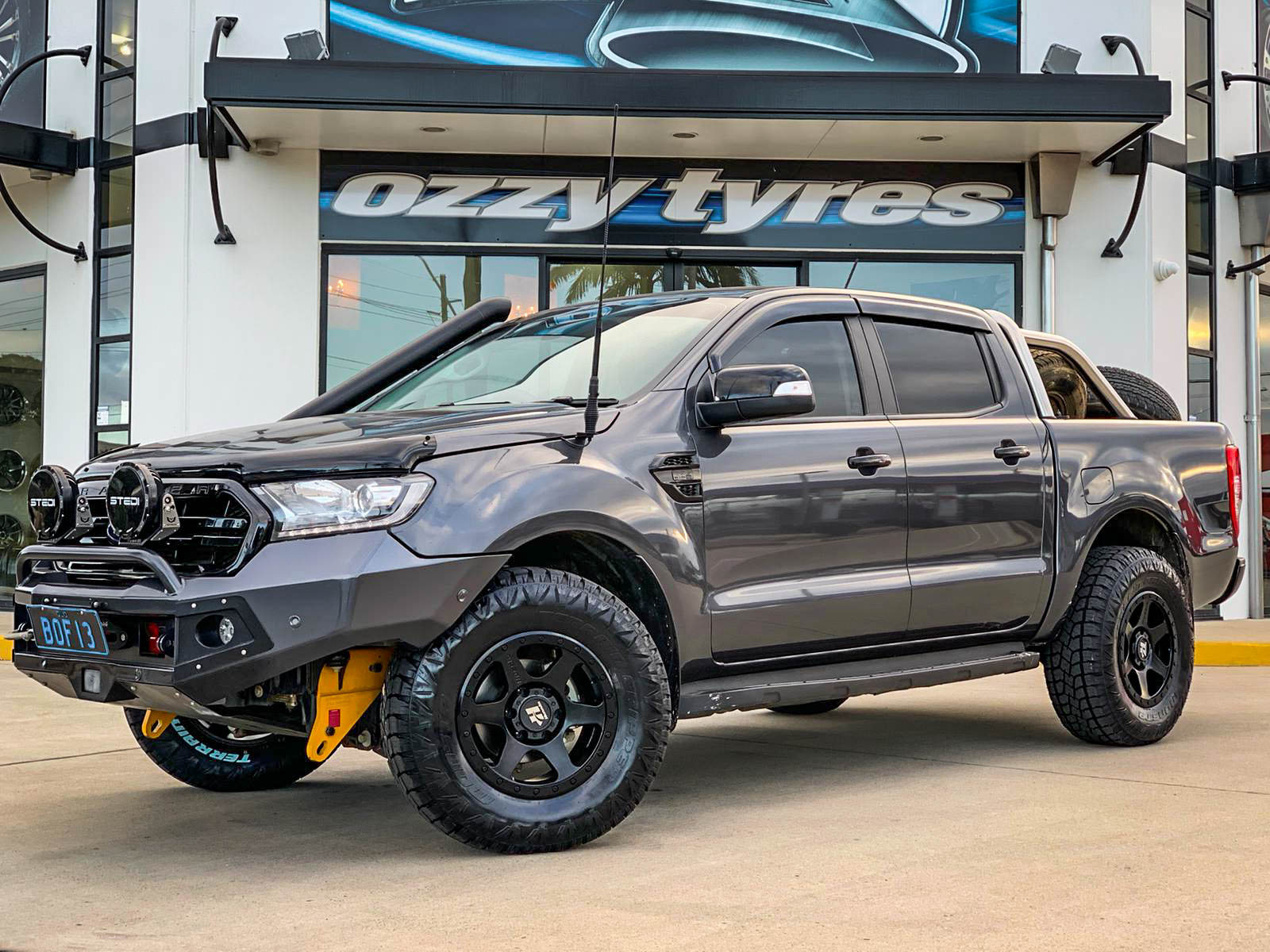 FORD RANGER HUSSLA SPITFIRE MATTE BLACK #2398