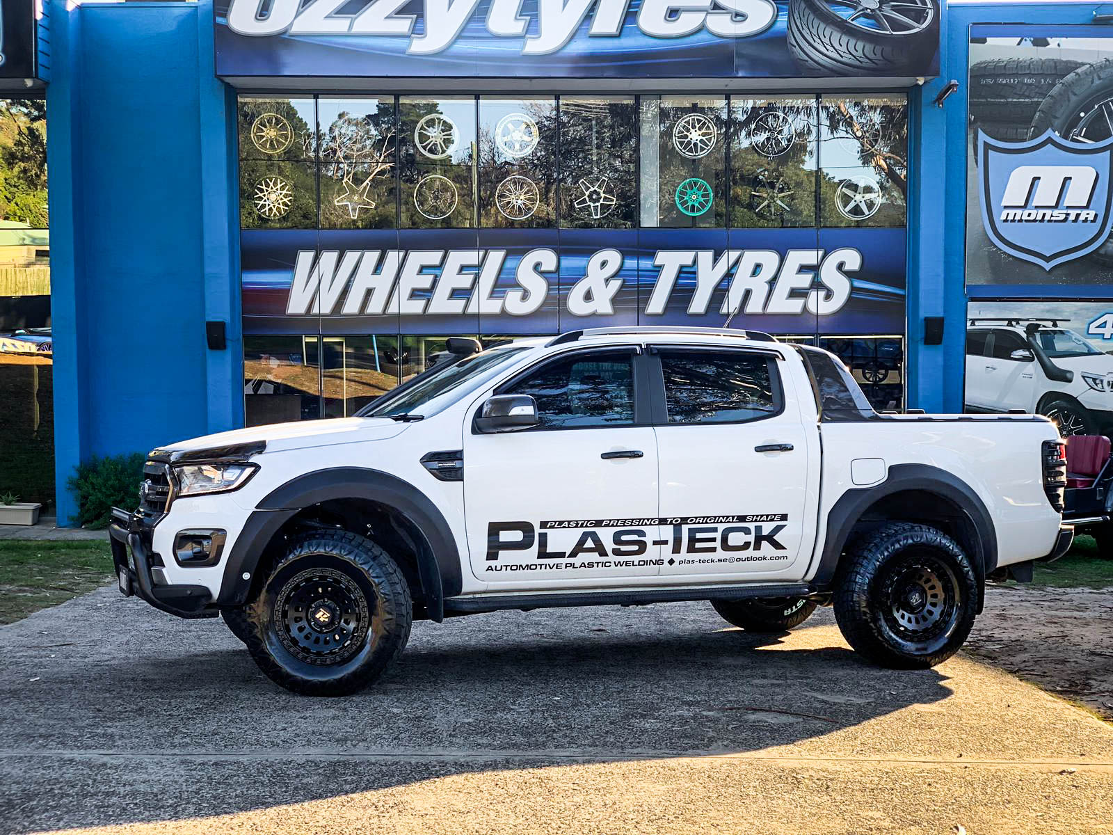 FORD RANGER HUSSLA STRIKEFORCE MATTE BLACK #2805