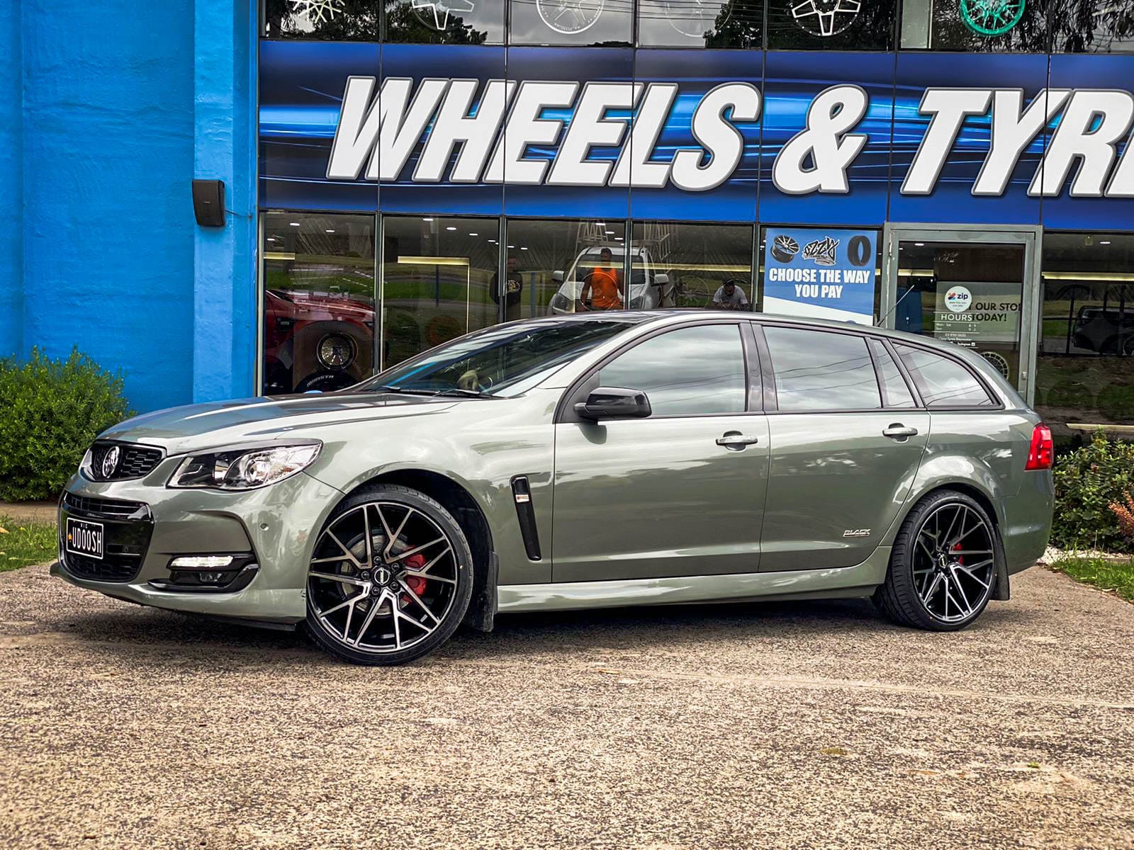 HOLDEN COMMODORE HUSSLA JACQUES GLOSS BLACK DARK TINT #2886