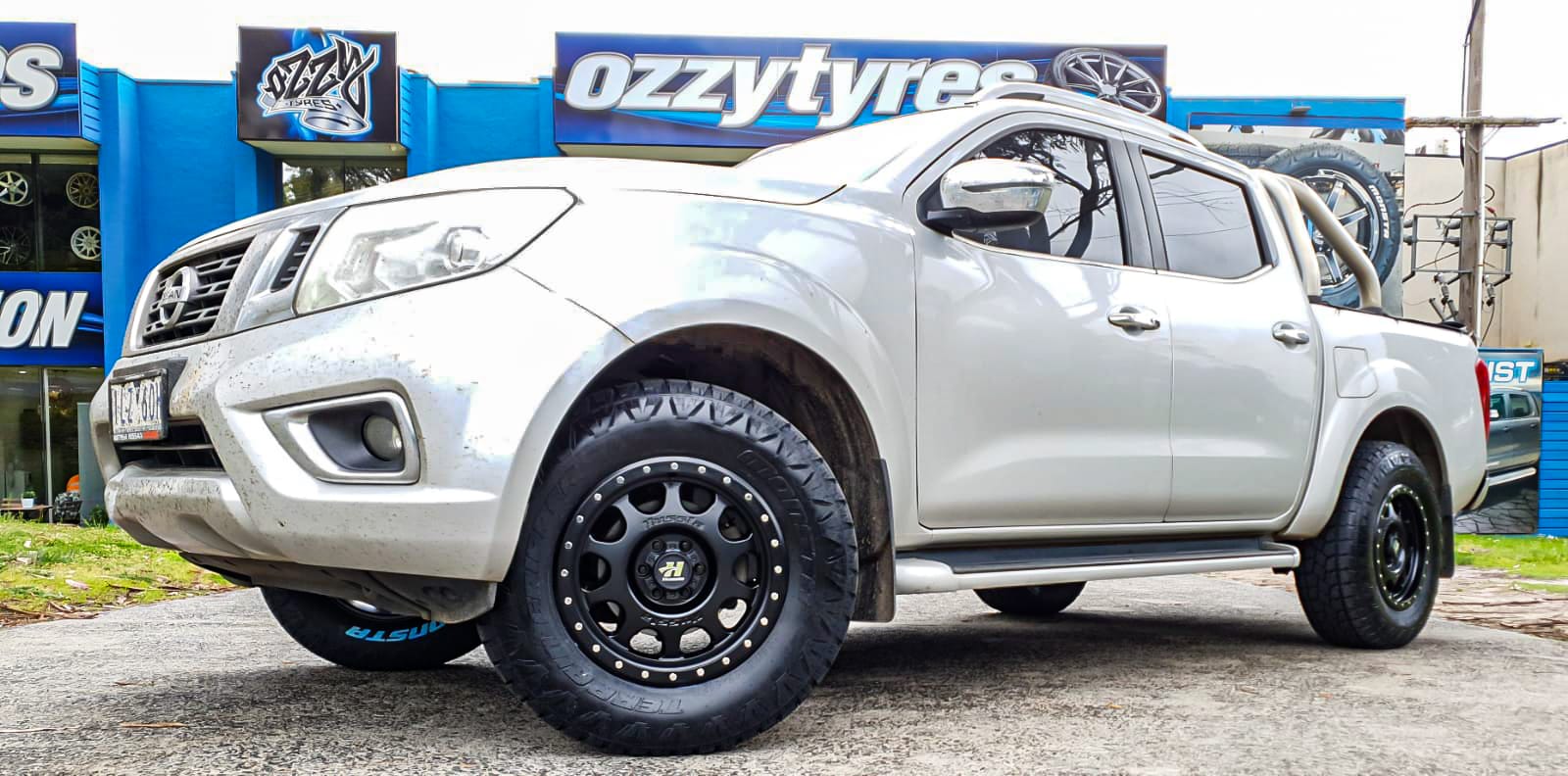 NISSAN NAVARA HUSSLA RAPTOR MATTE BLACK #3058