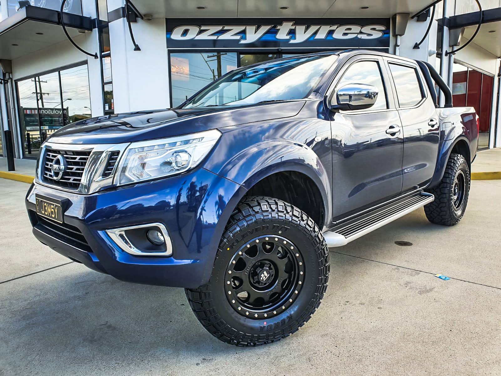 NISSAN NAVARA HUSSLA RAPTOR MATTE BLACK #3234