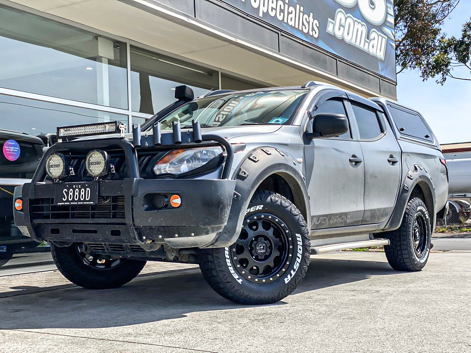 MITSUBISHI TRITON HUSSLA RAPTOR MATTE BLACK #3382
